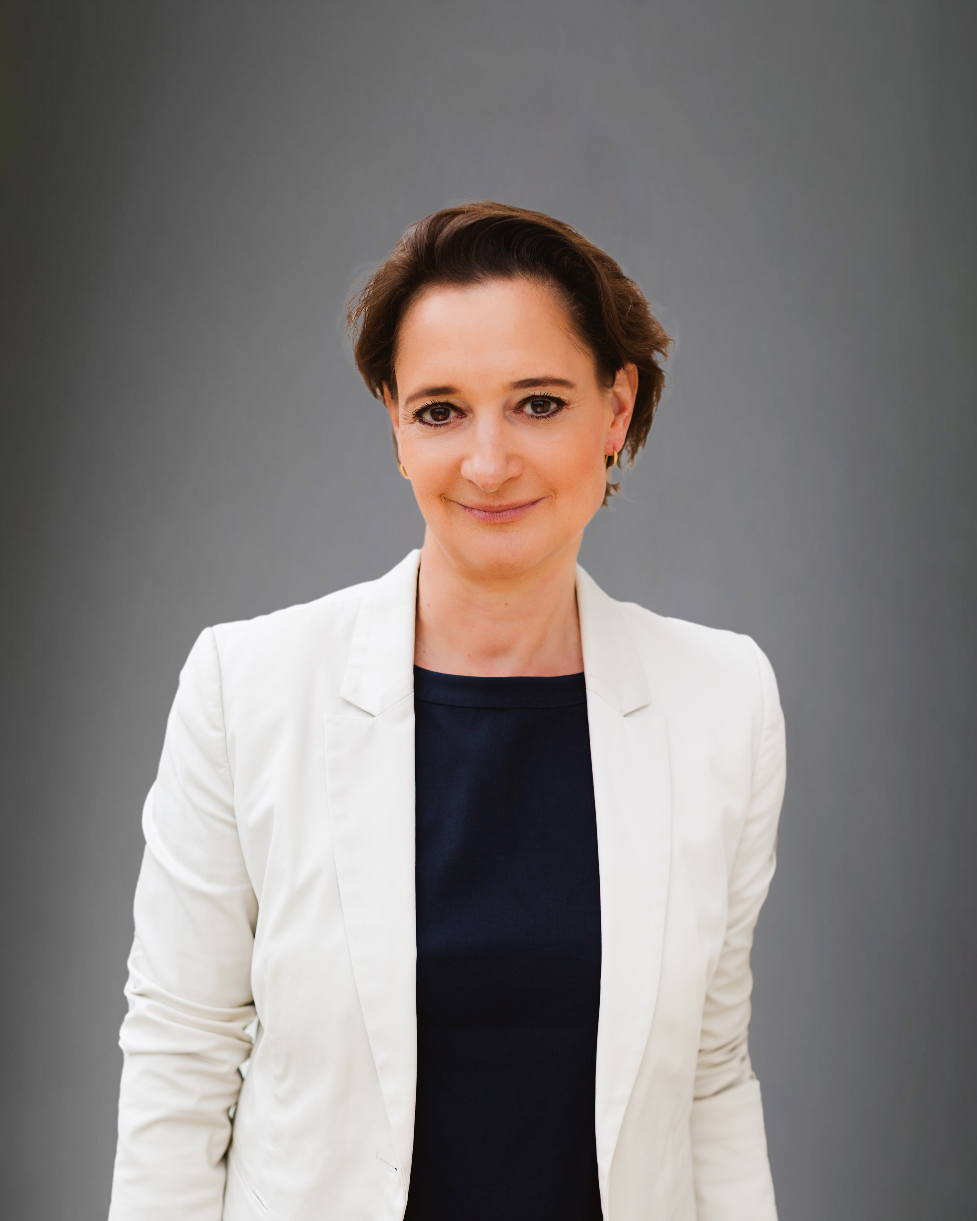 Dacia'nın yeni CEO'su Katrin Adt oldu!