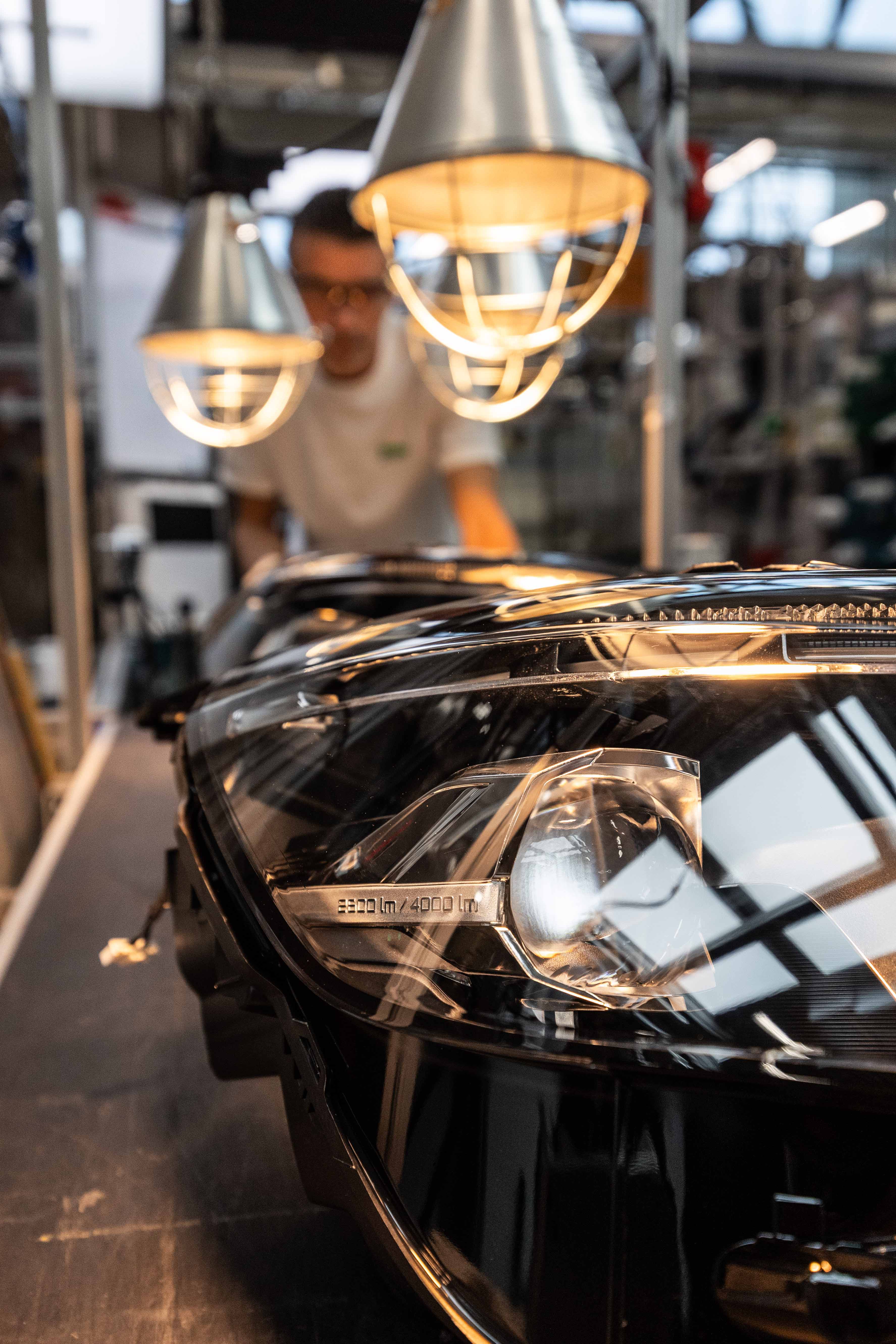 Stellantis ve Valeo, endüstrinin ilk "yeniden üretilen" farını tanıttı