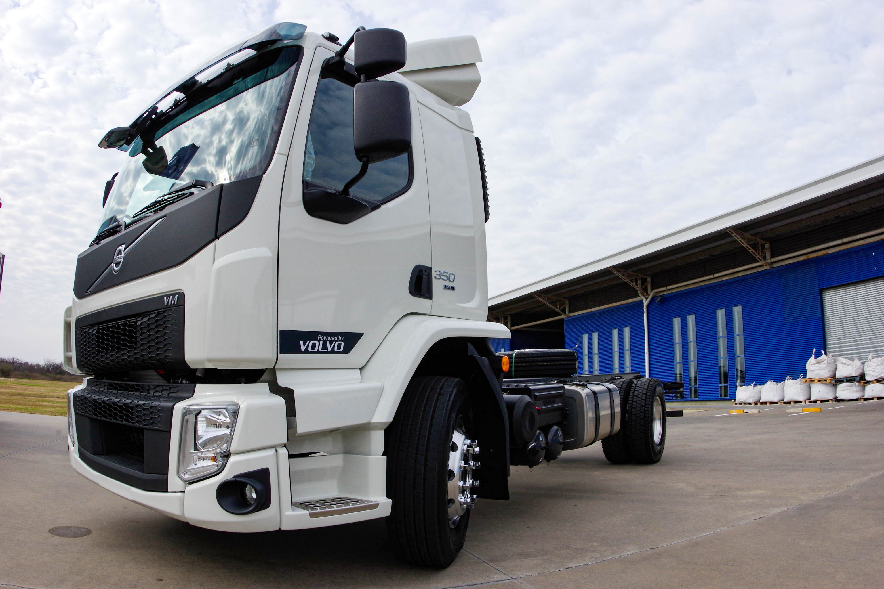 Contacto en Escobar: Volvo VM 2024