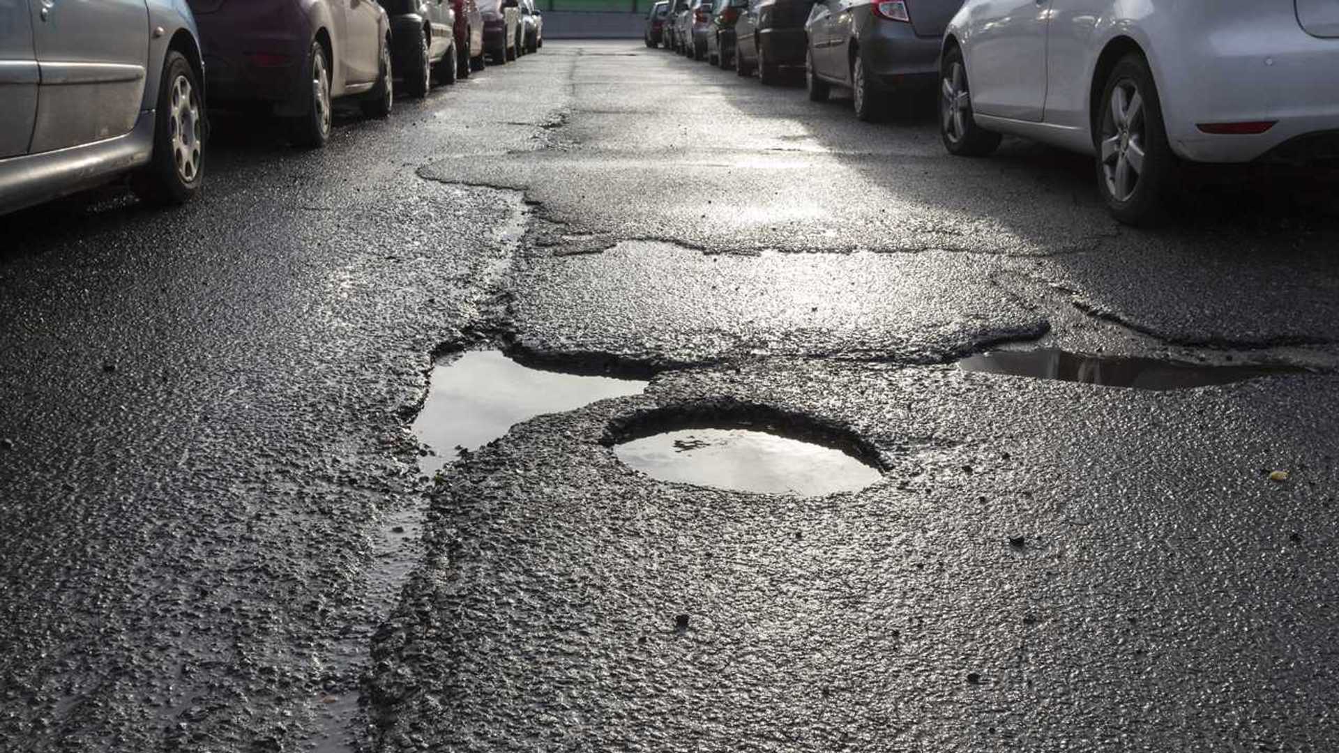 UK faces major pothole crisis: £14 billion needed for repairs