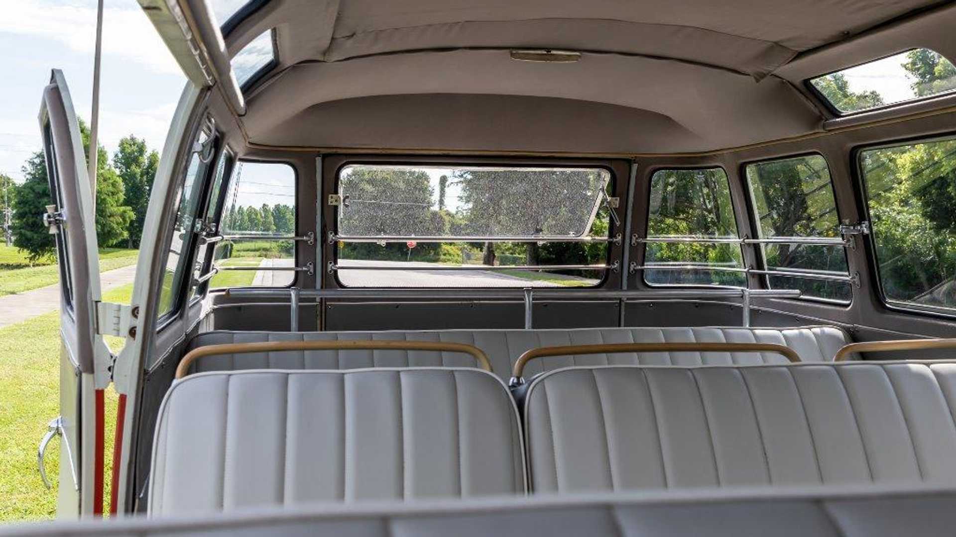 Get Blasted To The Past In A 1963 Volkswagen Bus | Motorious