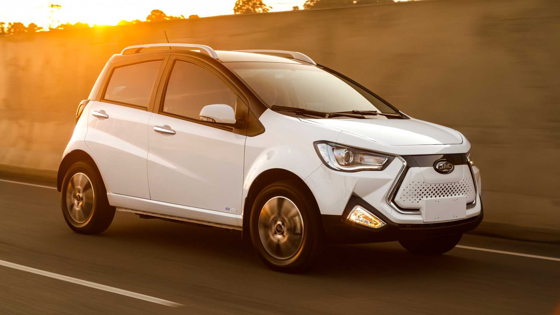 JAC mostra linha de elétricos com preço inicial de R$ 119.990