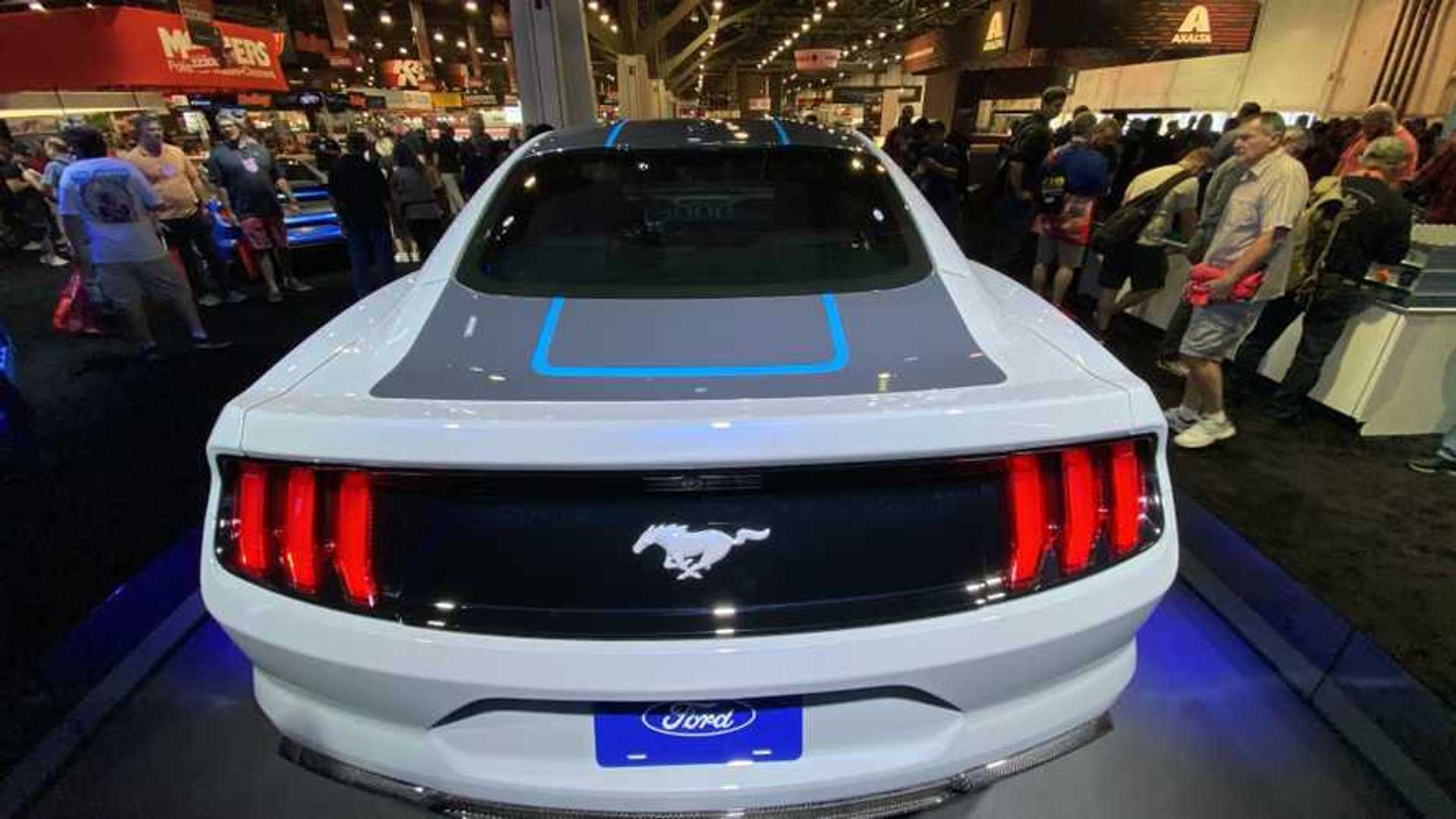 Ford Mustang elettrica, muscle car emissioni zero con cambio manuale
