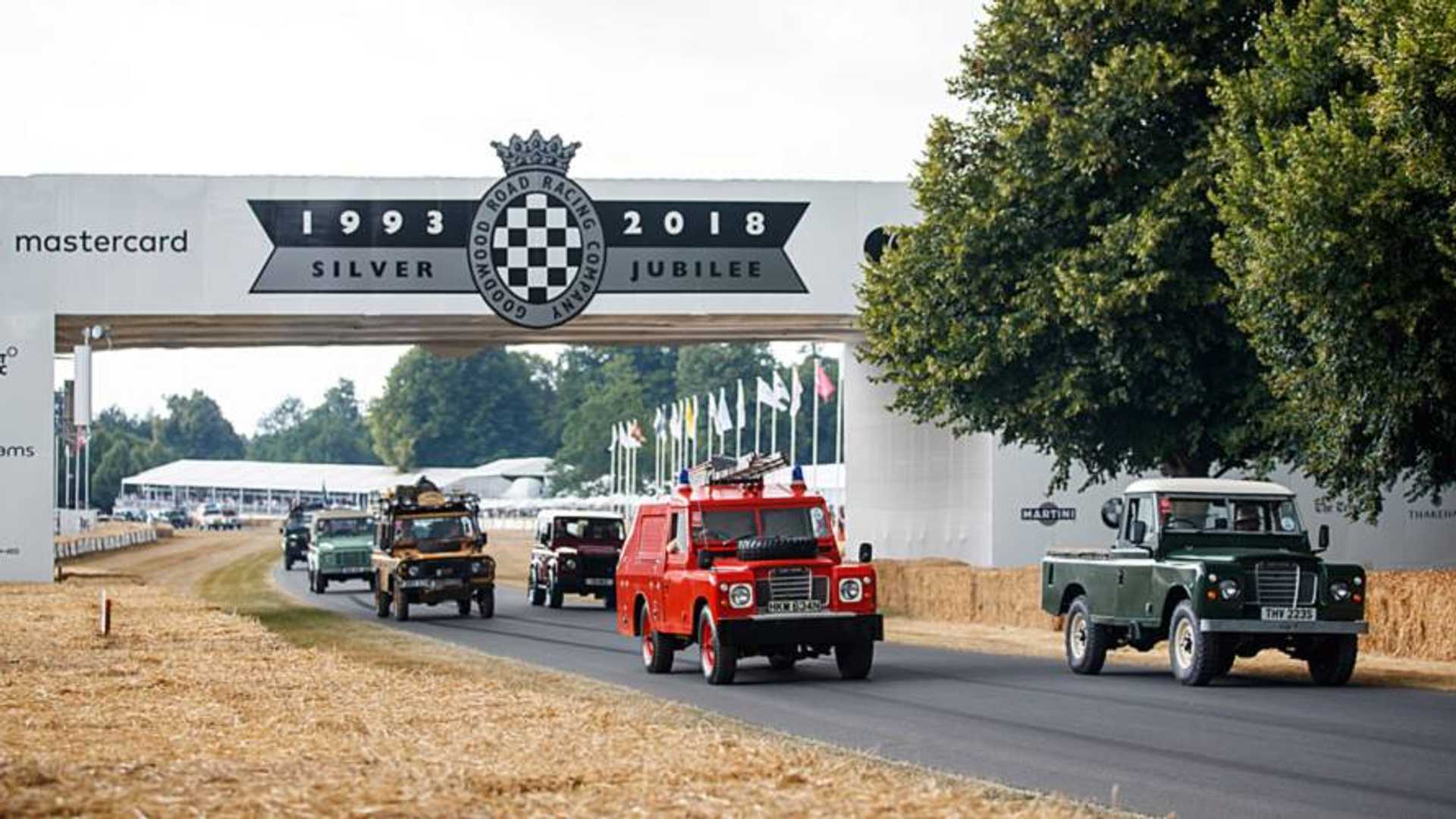 Un desfile de 70 Land Rover deslumbra en el Goodwood Festival of Speed