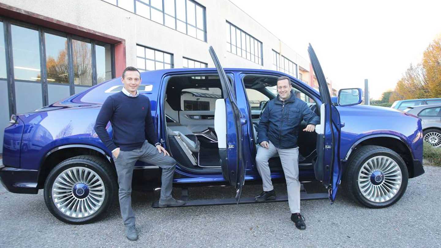 Tutto su Aznom e le sue auto. Supercar italiane crescono