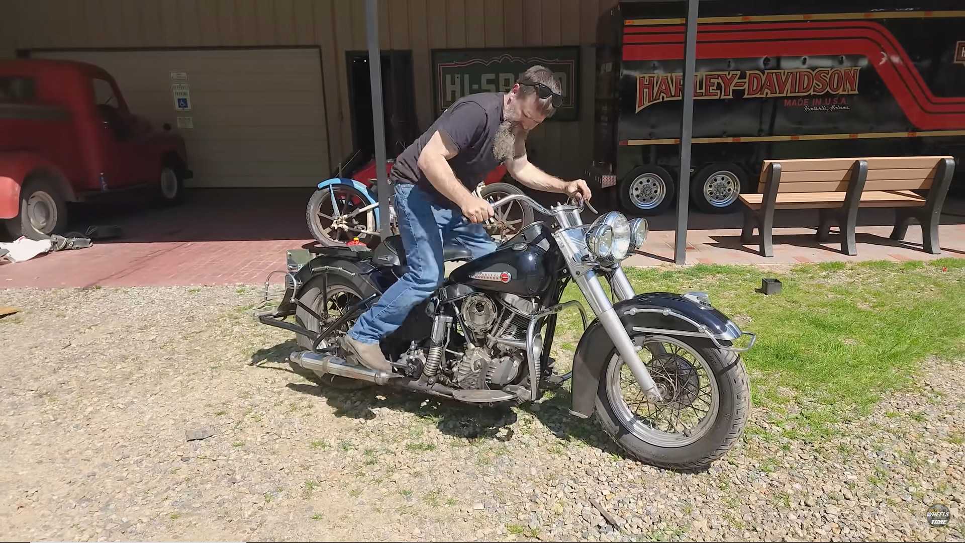 Will A 1950 Harley-Davidson Panhead That Was Sitting For 20 Years Start?