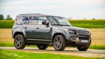 Land Rover Defender P300e im Test: Sanftmütiger Offroad-Gigant