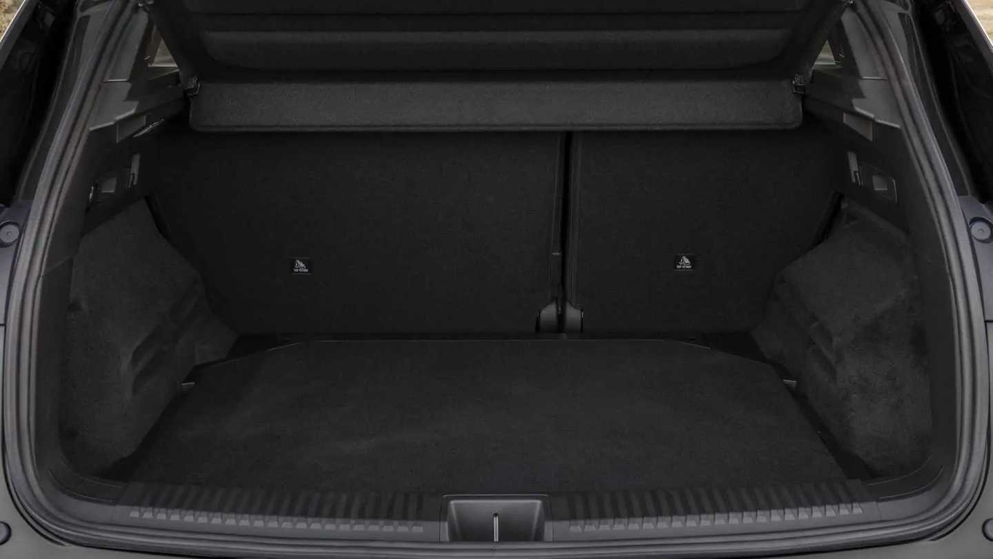 Renault Austral: prova, consumi, motore ibrido, prezzi, interni