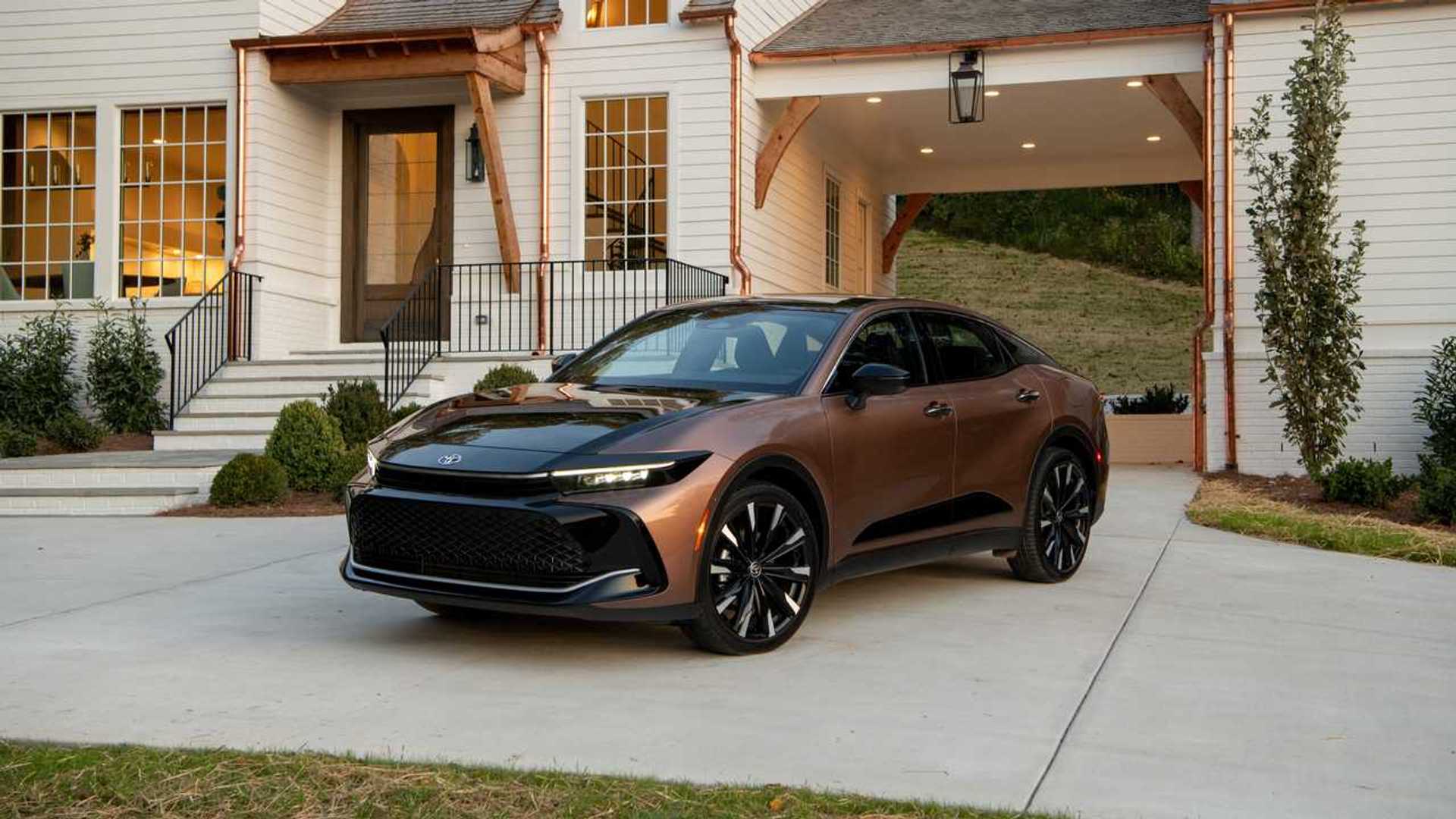 2023 Toyota Crown First Drive Review: Big, Cramped, Confused, And Weird ...