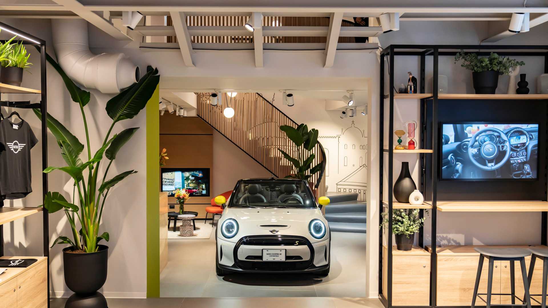 MINI inaugura a Roma lo Urban Store nei luoghi della Dolce Vita