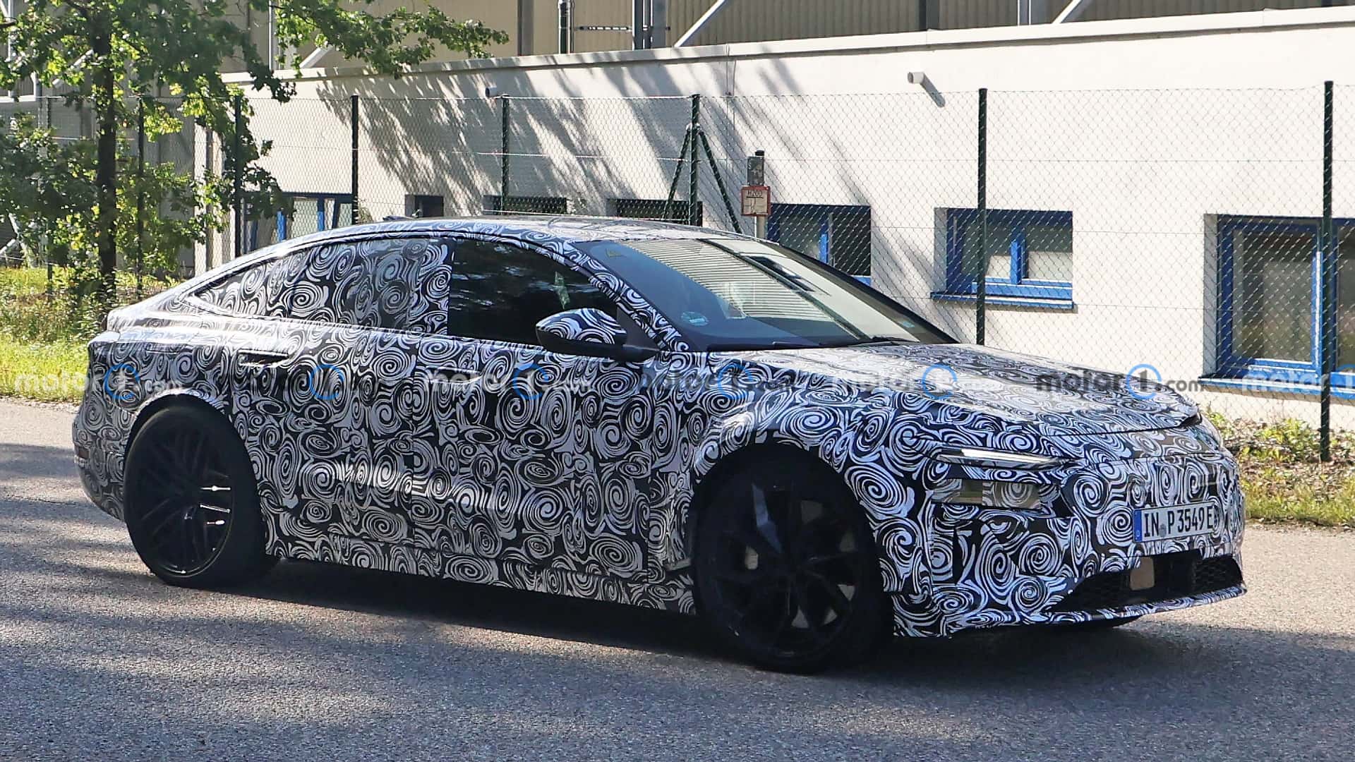 Audi RS6 E Tron Spied With Wide Wings Pizza sized Brake Rotors Audi RS6 E Tron Spied With Wide Wings Pizza sized Brake Rotors