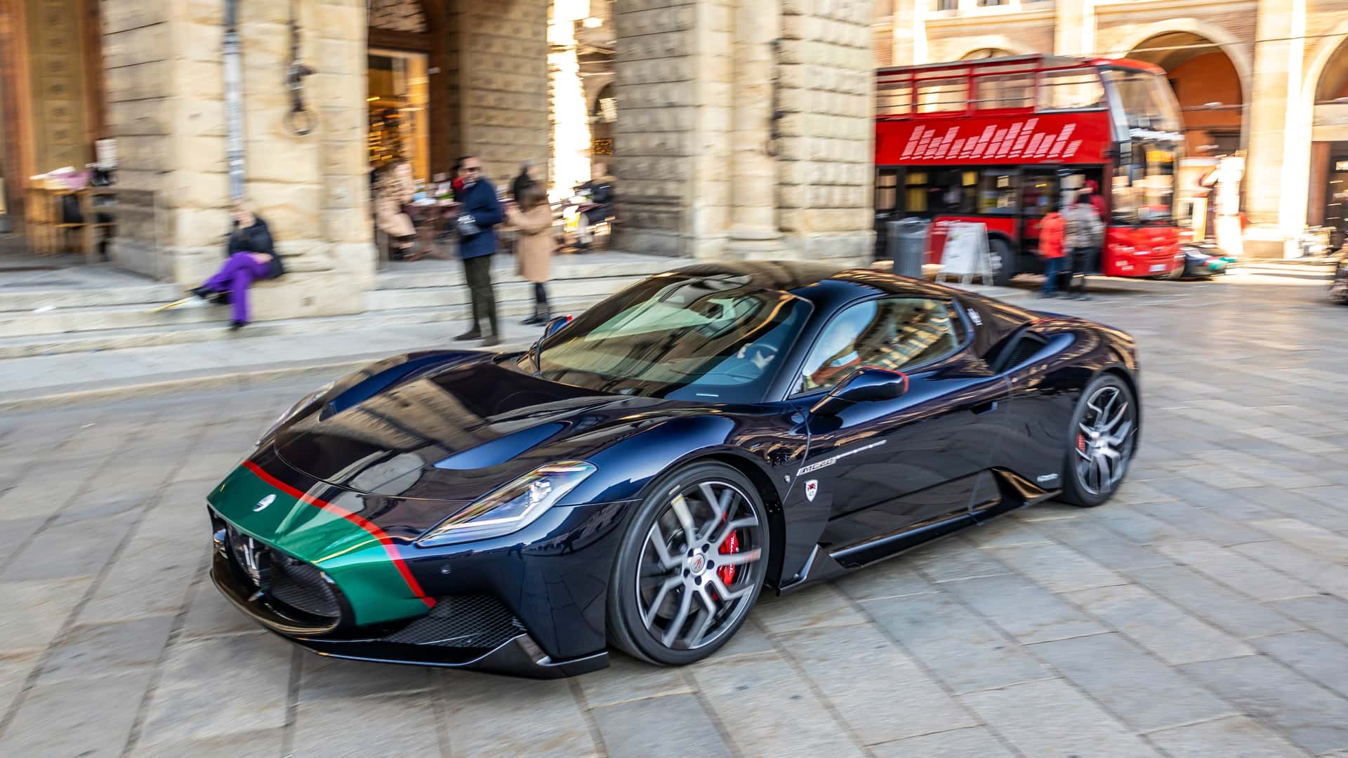 La Maserati MC20 reçoit les couleurs du Club Italia