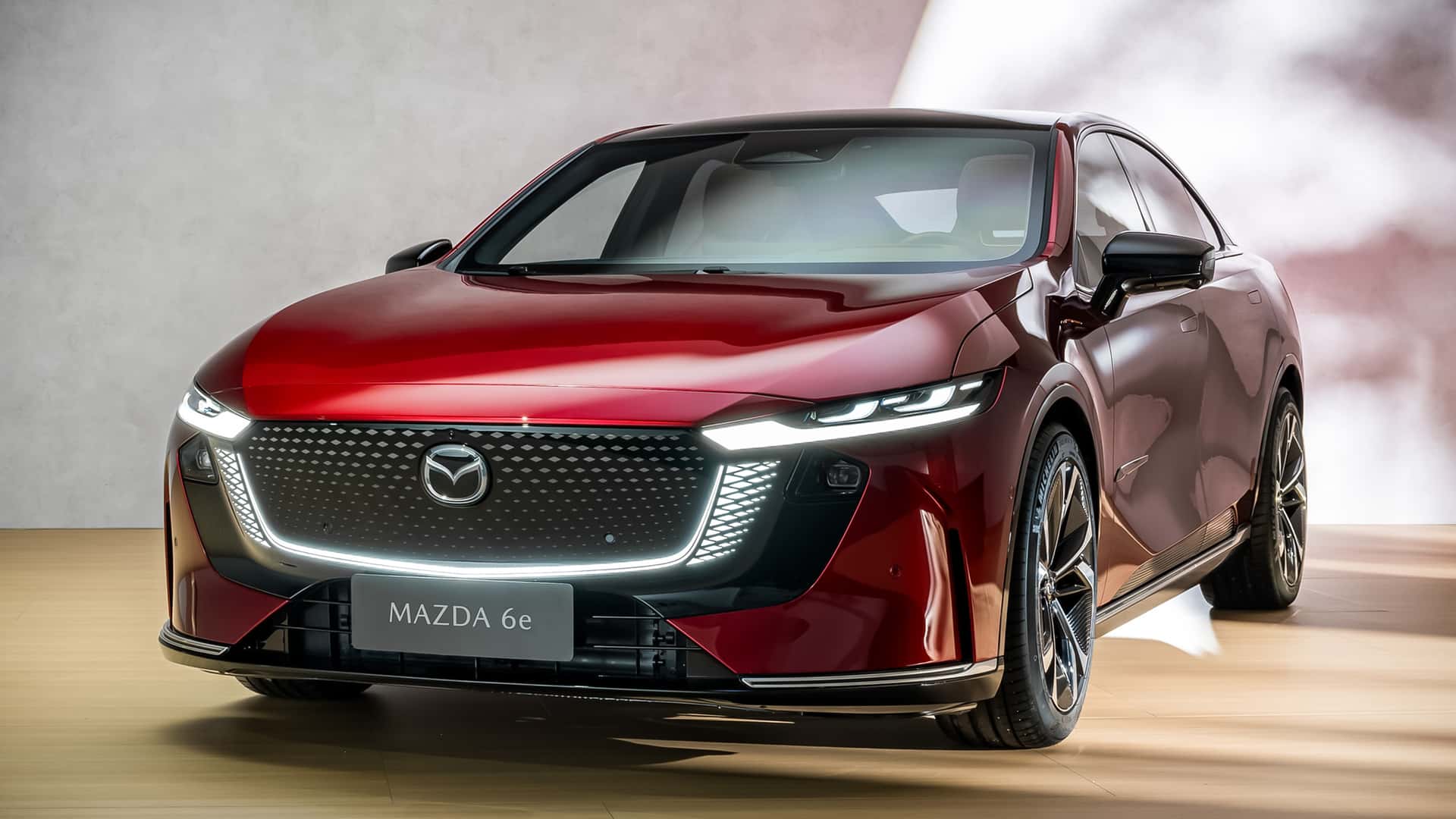 Mazda 6e 2025: nueva berlina eléctrica con 552 km de autonomía