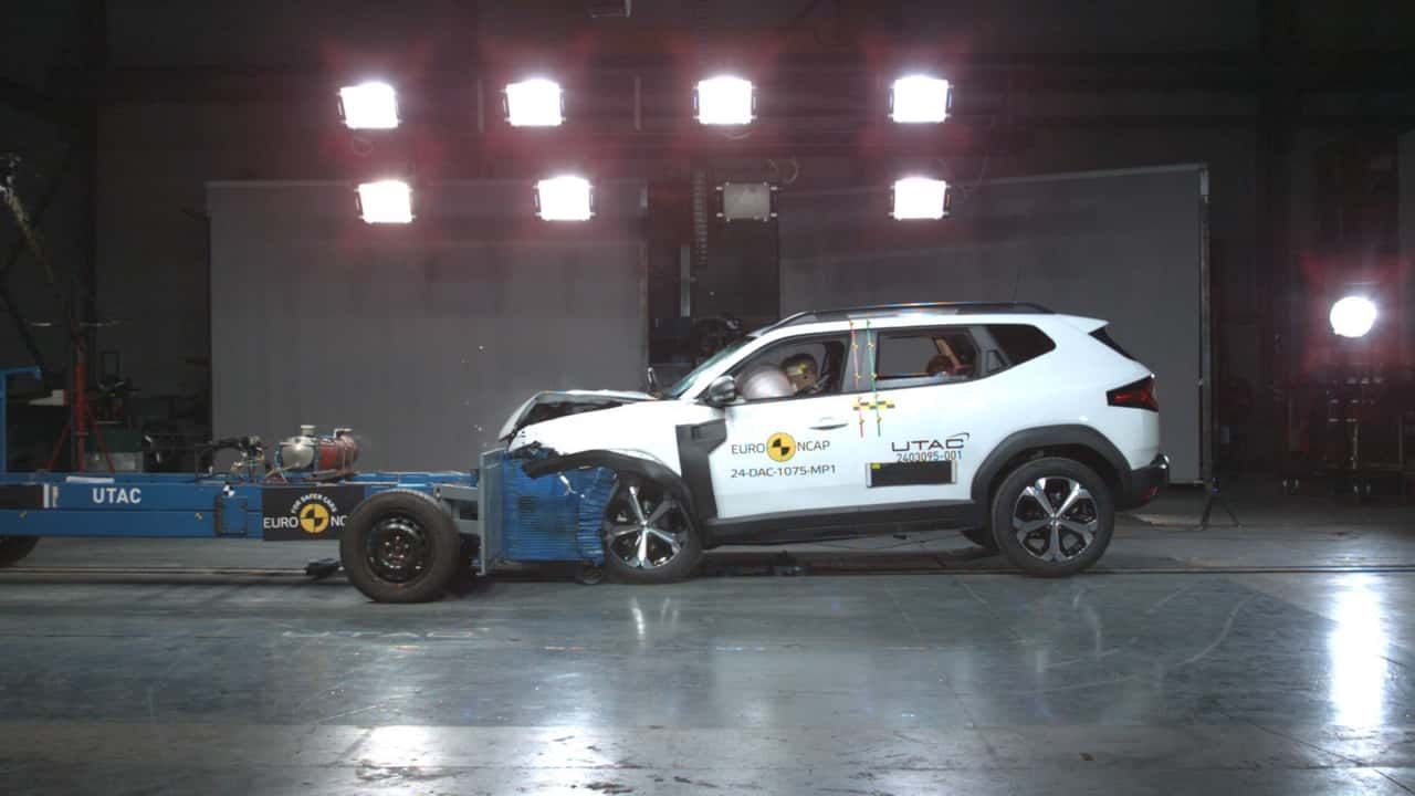 Dacia Duster vs. Jeep Avenger: crash test low cost… ¿mejor que SUV ...
