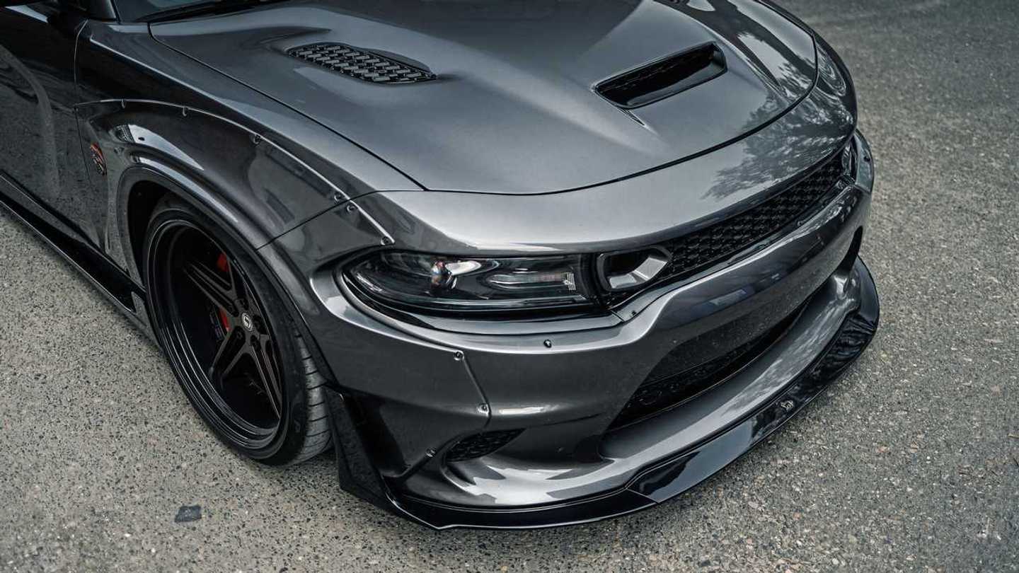 Dodge Charger SRT Hellcat, 717 CV col kit di Bader