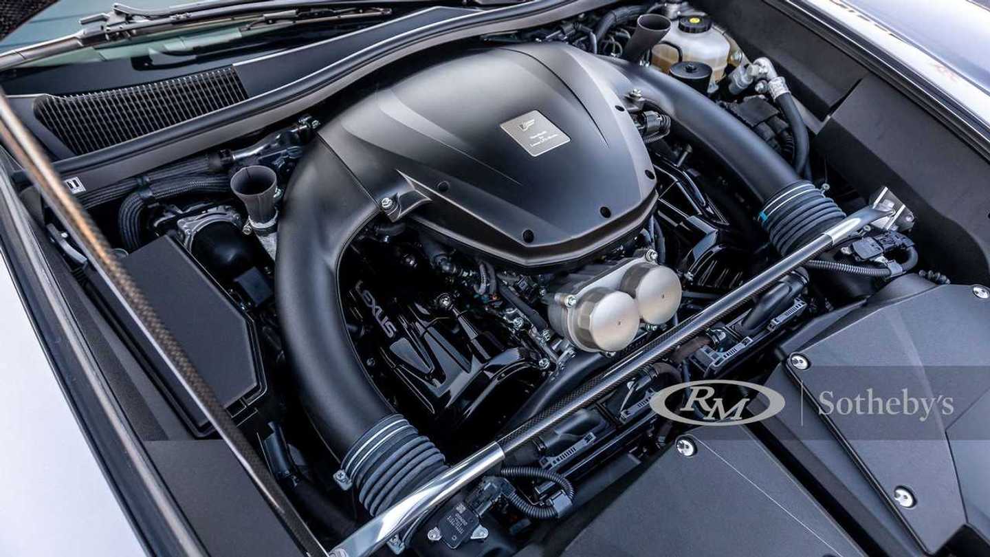 A subasta un Lexus LFA muy especial, con menos de 800 kilómetros
