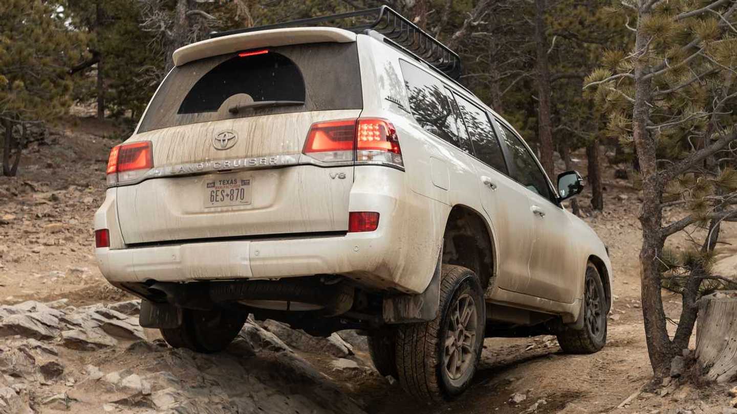 2021 Toyota Land Cruiser Vs 2021 Land Rover Defender Comparison: Real ...