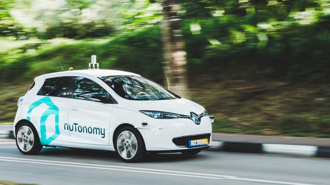 World’s first driverless taxi launched to the public - 1429175