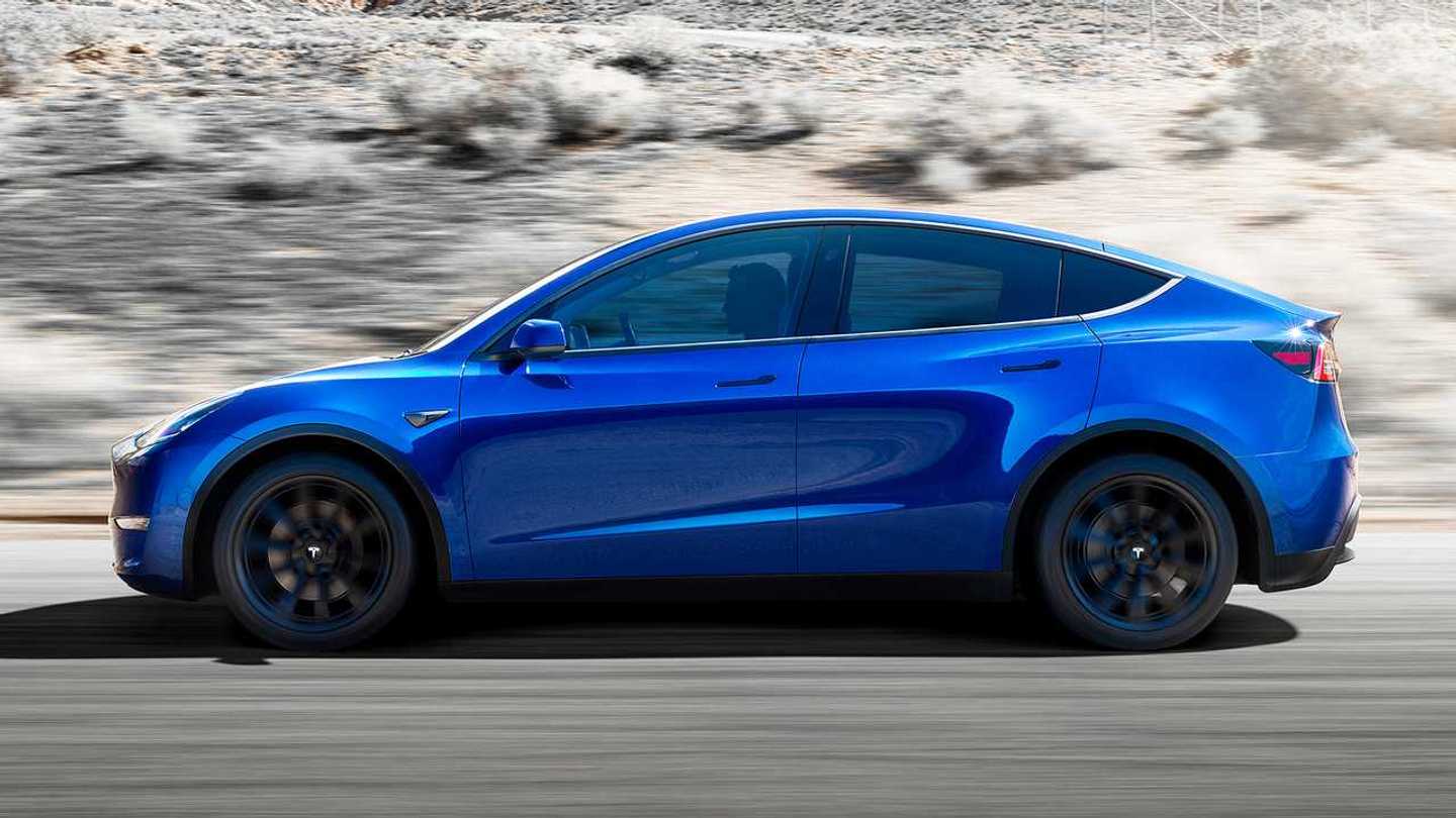 Tesla Model Y vs Model 3, a caccia di differenze