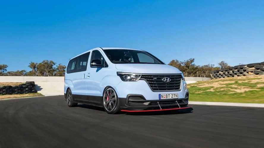 Hyundai iMax N Drift Bus Is An Eight-Seat RWD Van With 402 HP