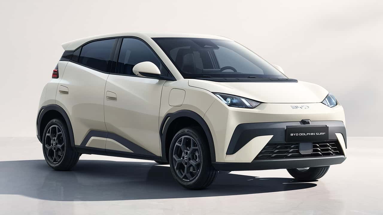 BYD Dolphin Surf: la prima auto elettrica col prezzo da ibrida