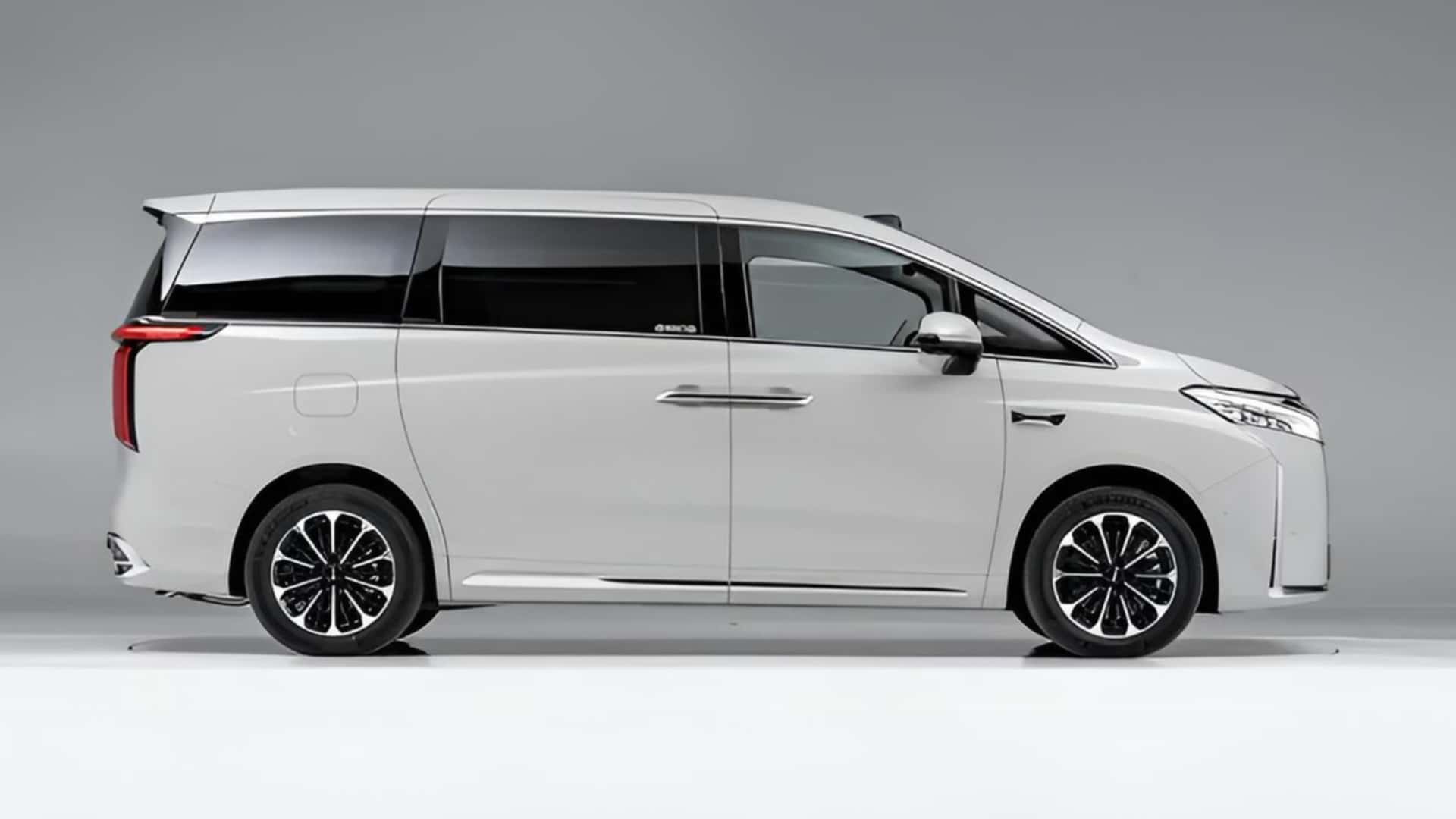 GWM revela minivan híbrida de luxo com 452 cv e alcance elétrico de 172 km