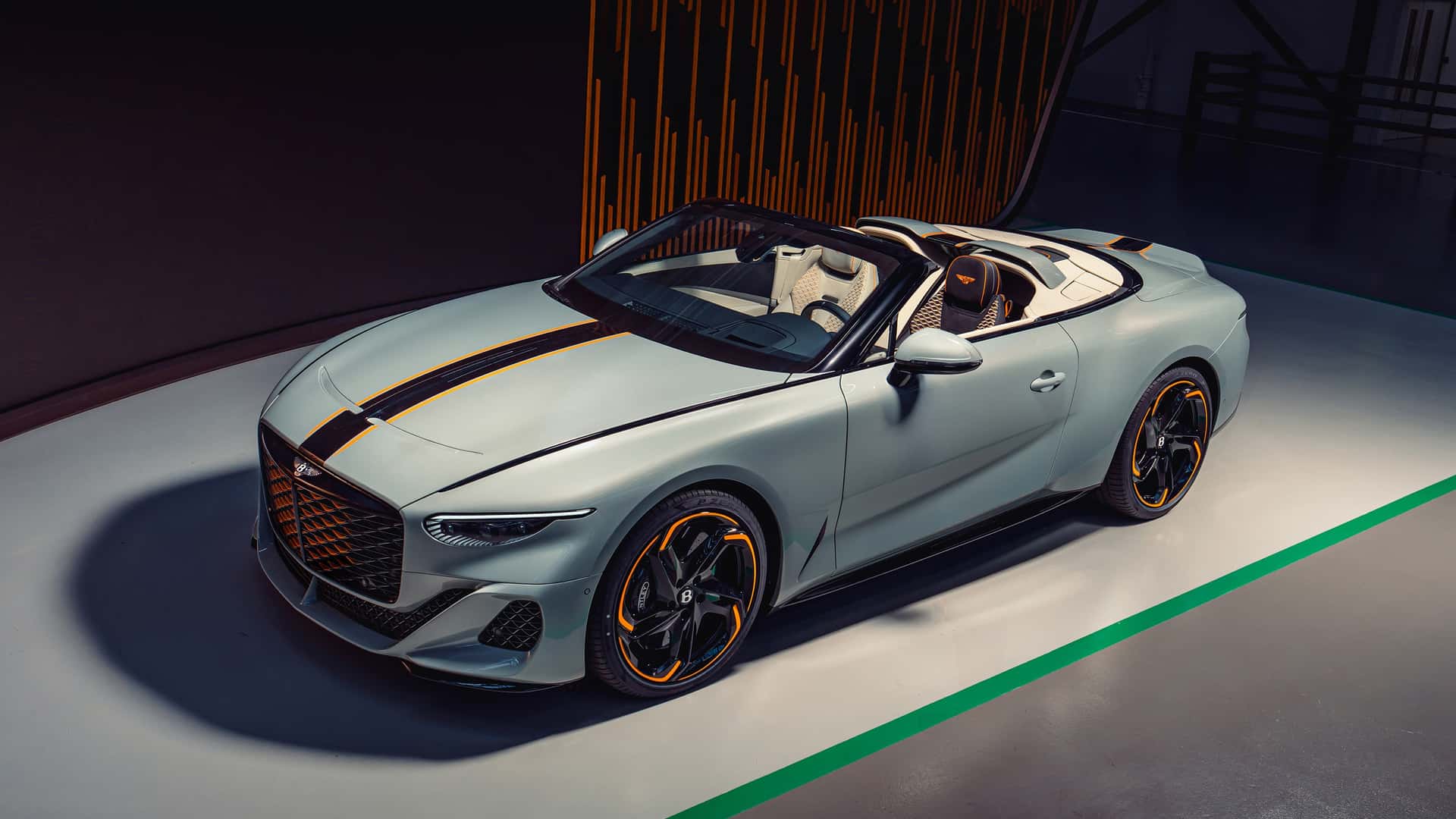 Este es el último Bentley con motor W12: un cabrio one-off