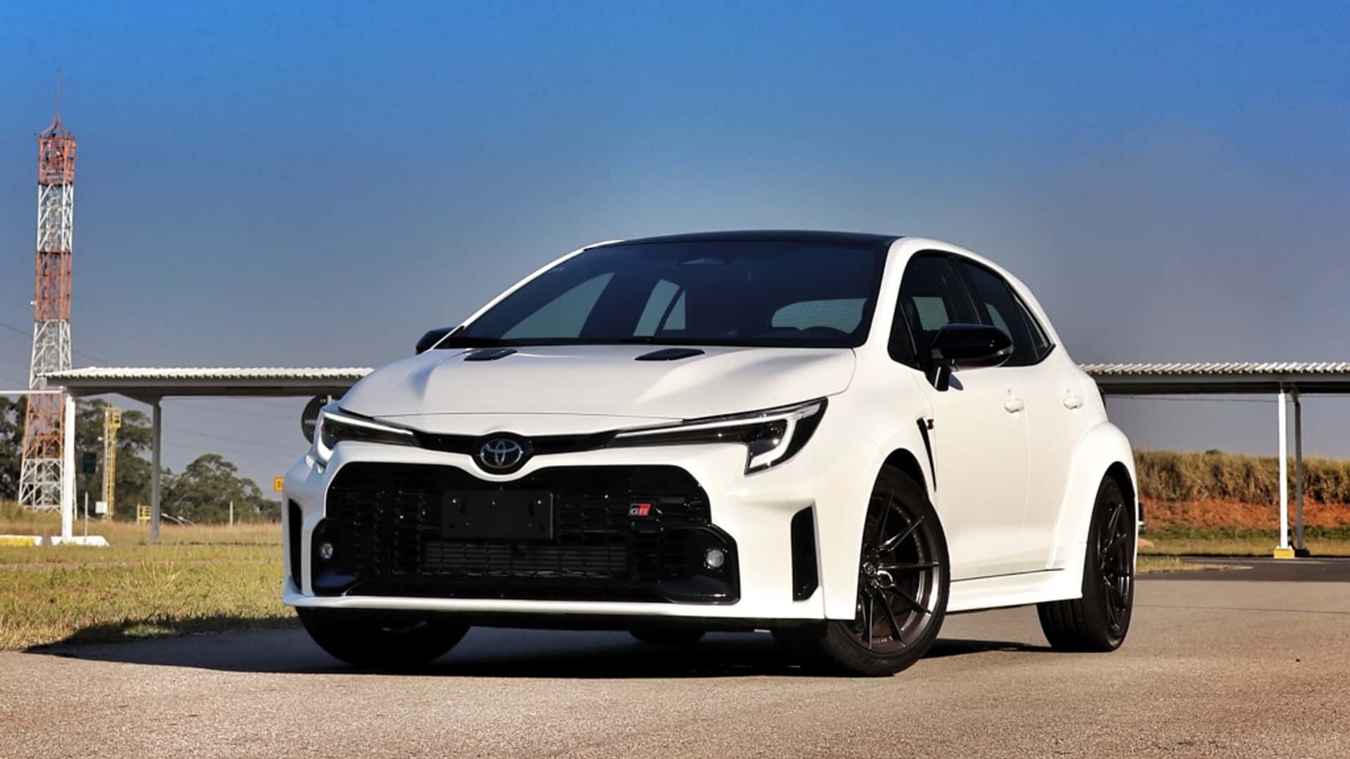 Últimas unidades do Toyota GR Corolla Launch Edition chegam ao Brasil
