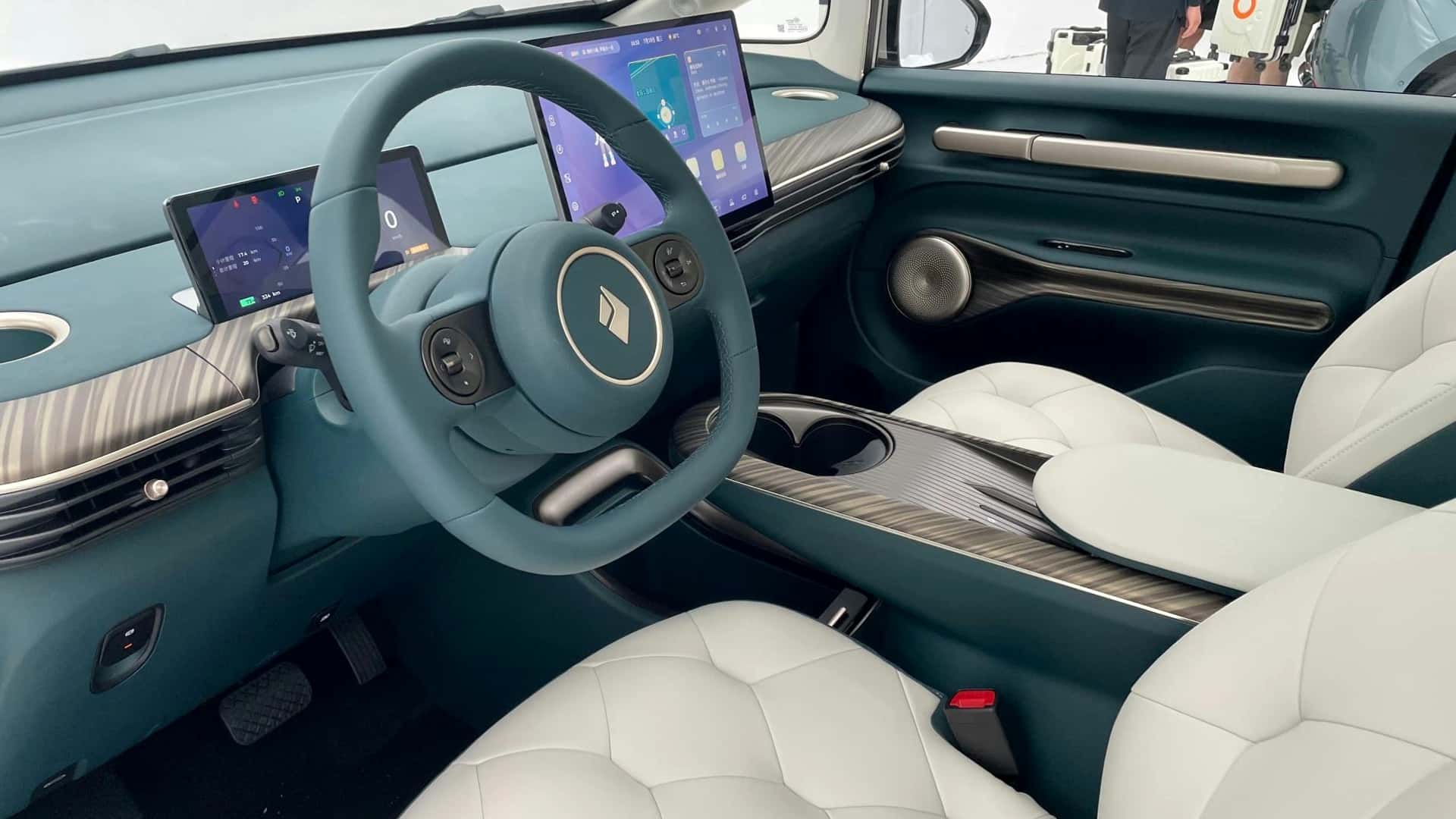 Divisão da GM, Baojun lança elétrico Yunduo, rival do BYD Dolphin, na ...