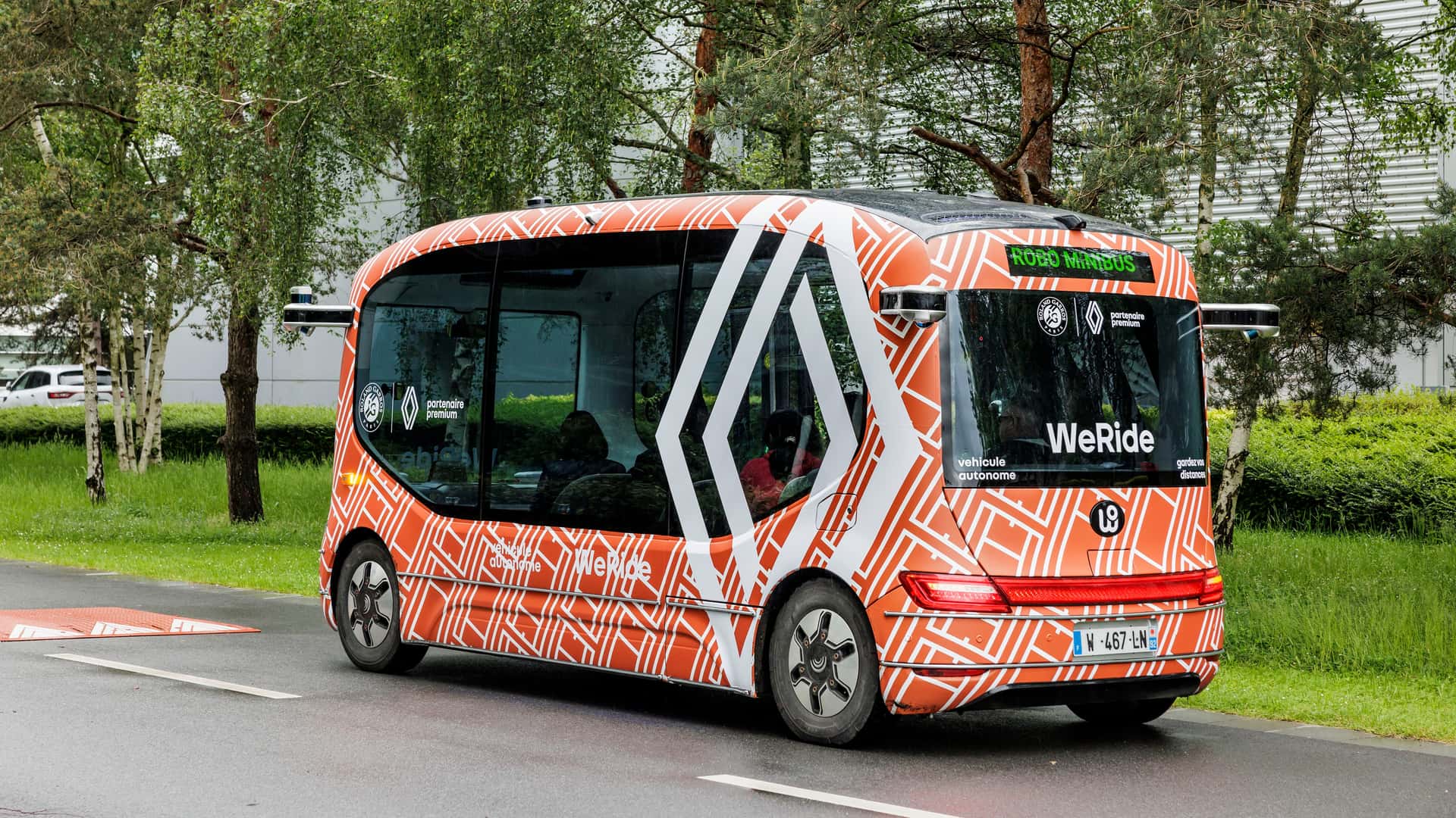 Renault plans a Level 4 autonomous vehicle for public transport