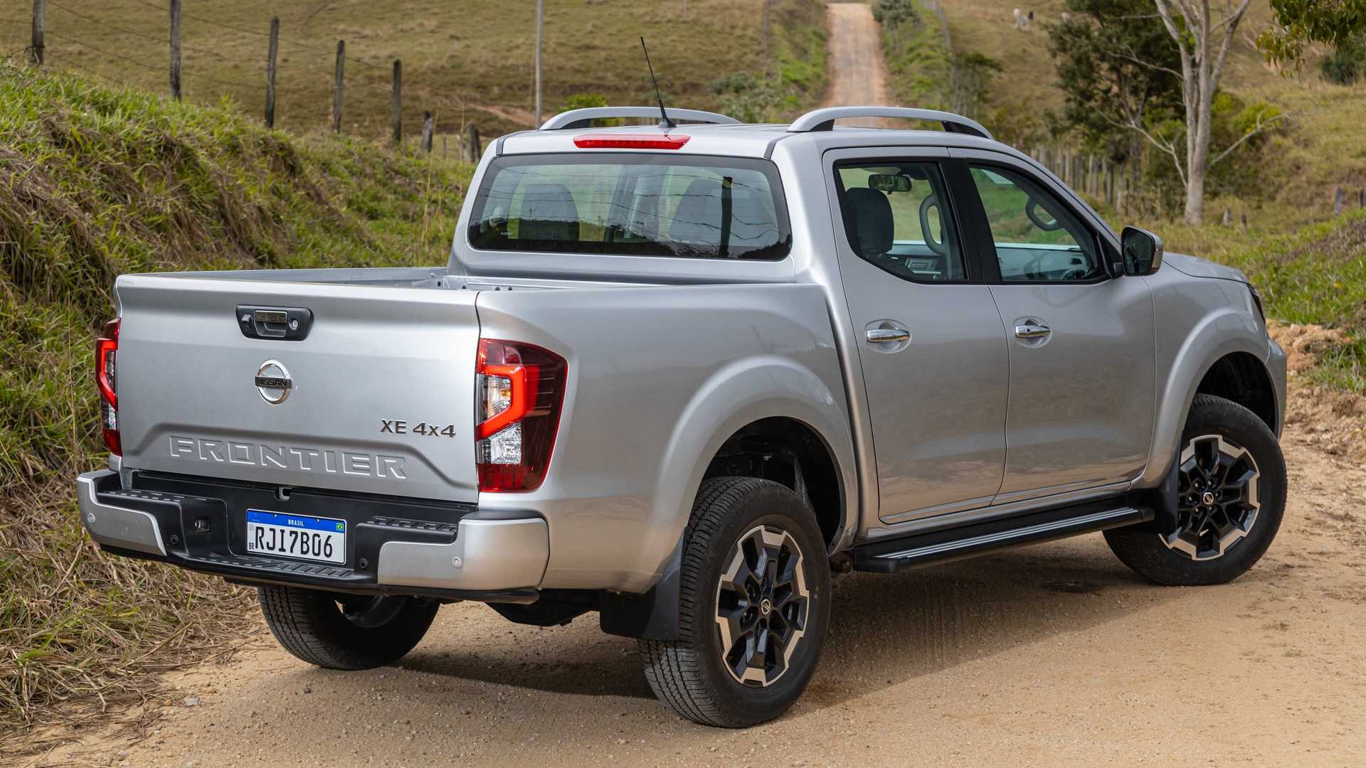 Nova Nissan Frontier: versões SE e XE começam a chegar às lojas