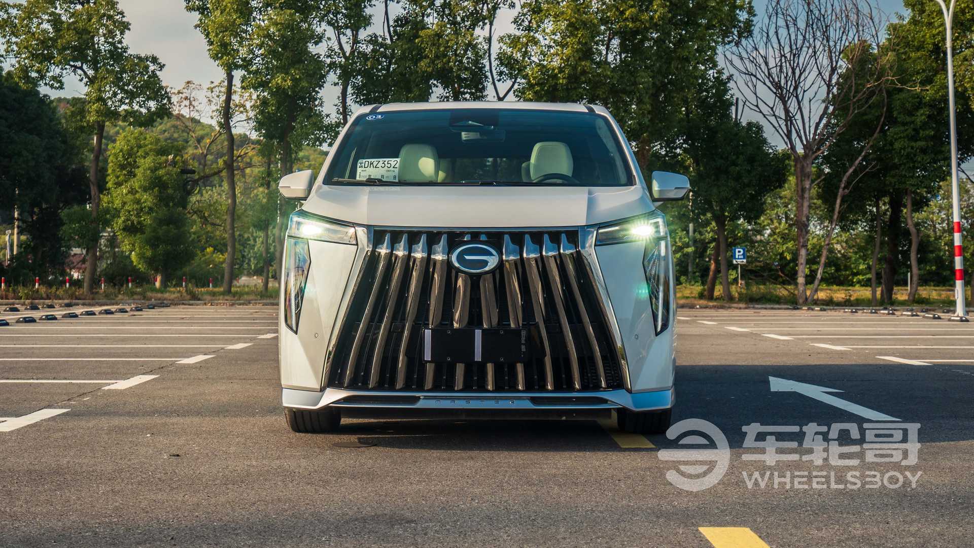 Trumpchi M8, una lujosa furgoneta china con aspecto de Lexus