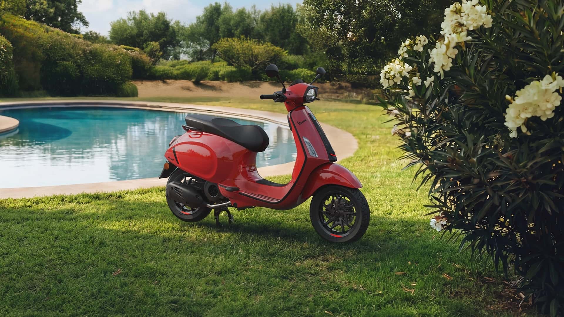 Vespa's Smallest Scooters Finally Get Disc Brakes All Around In The ...
