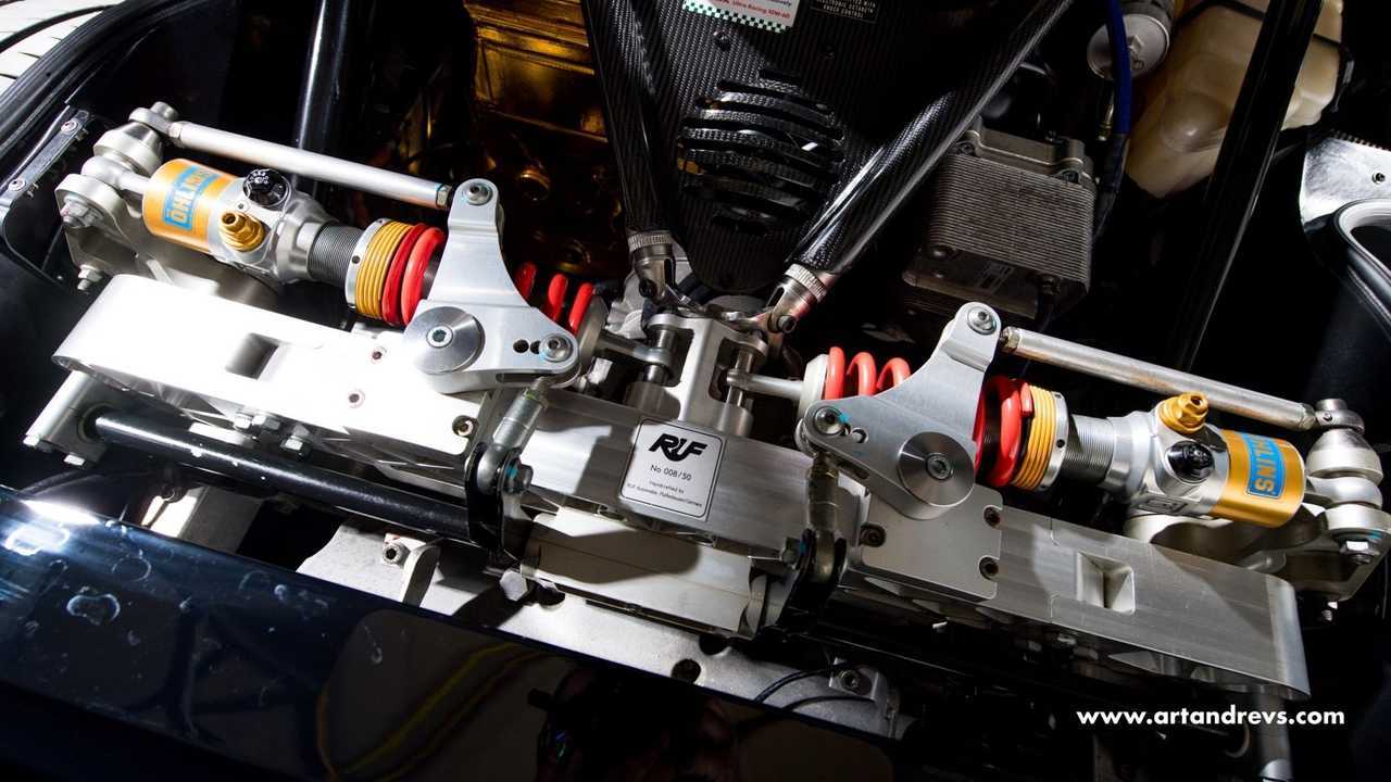 Este exclusivo RUF CTR3 de motor central está en venta