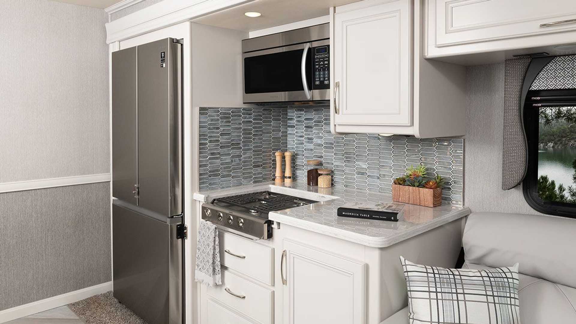 La autocaravana de Fleetwood tiene un interior como el de tu piso