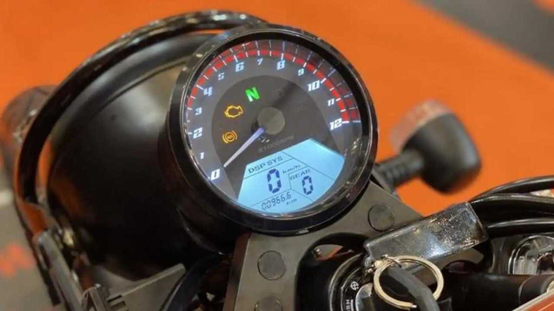 The Keeway SCR 250V Is A Retro Roadster With A Tiny V-Twin