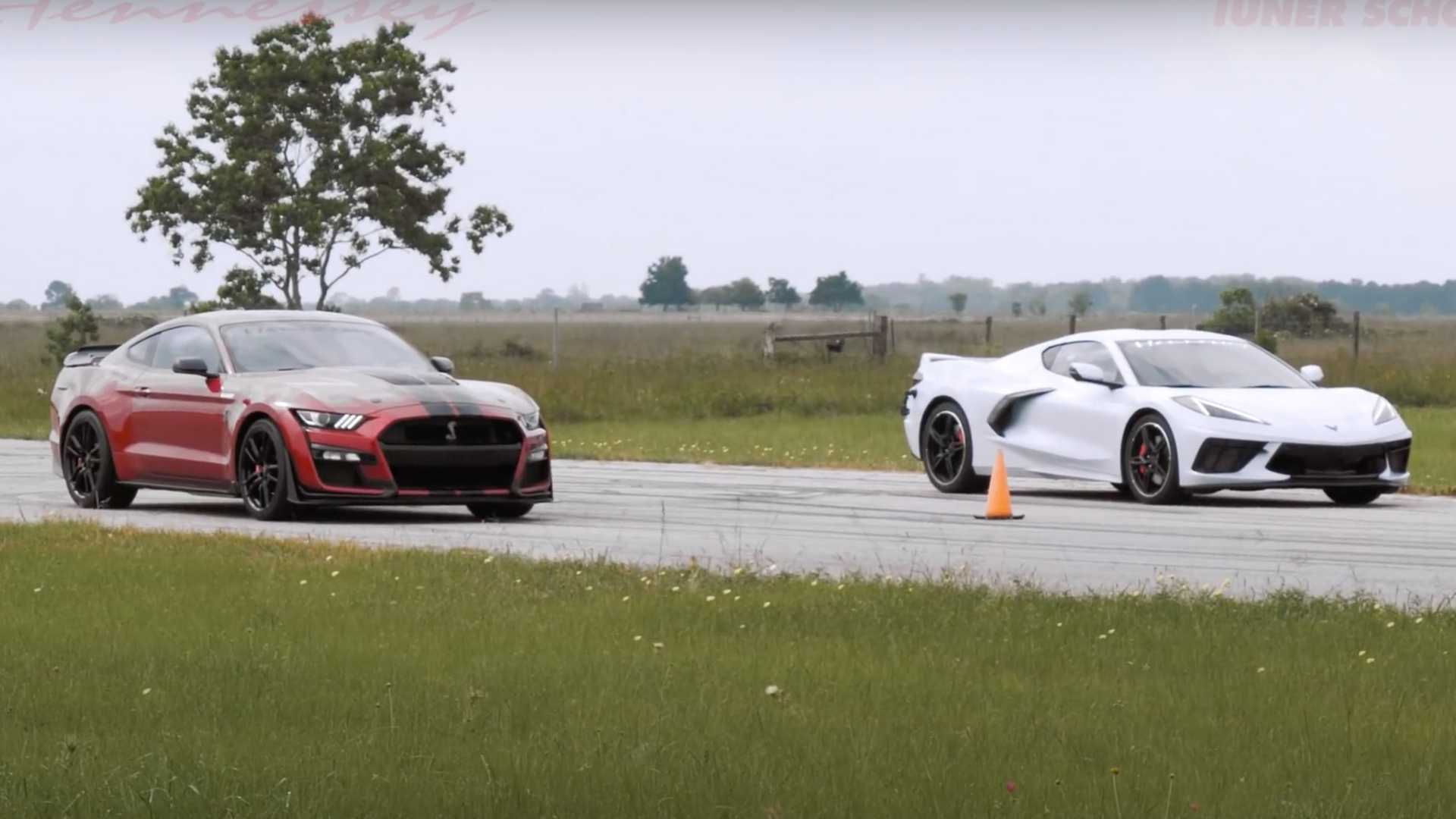 Chevrolet Corvette C8, Ford Mustang Shelby GT500 ile yarışıyor