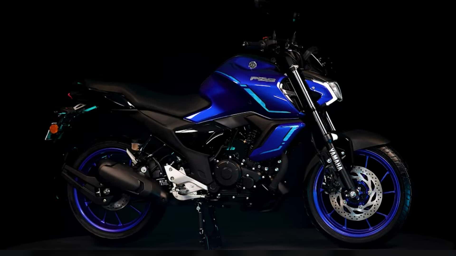 Yamaha Launches Its First 150cc Hybrid Bike, But Only In India