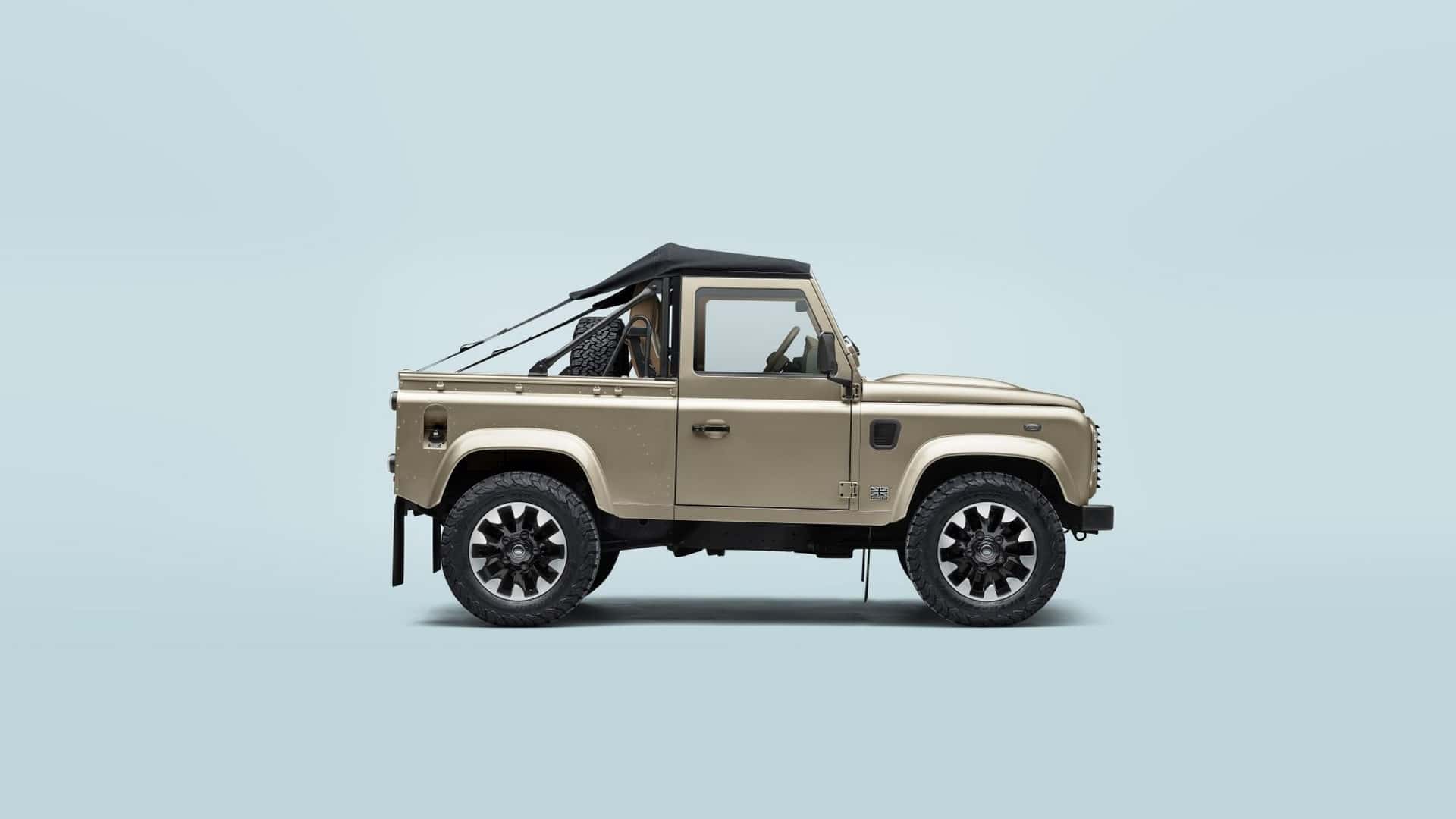 Vuelve el Land Rover Defender descapotable con motor V8