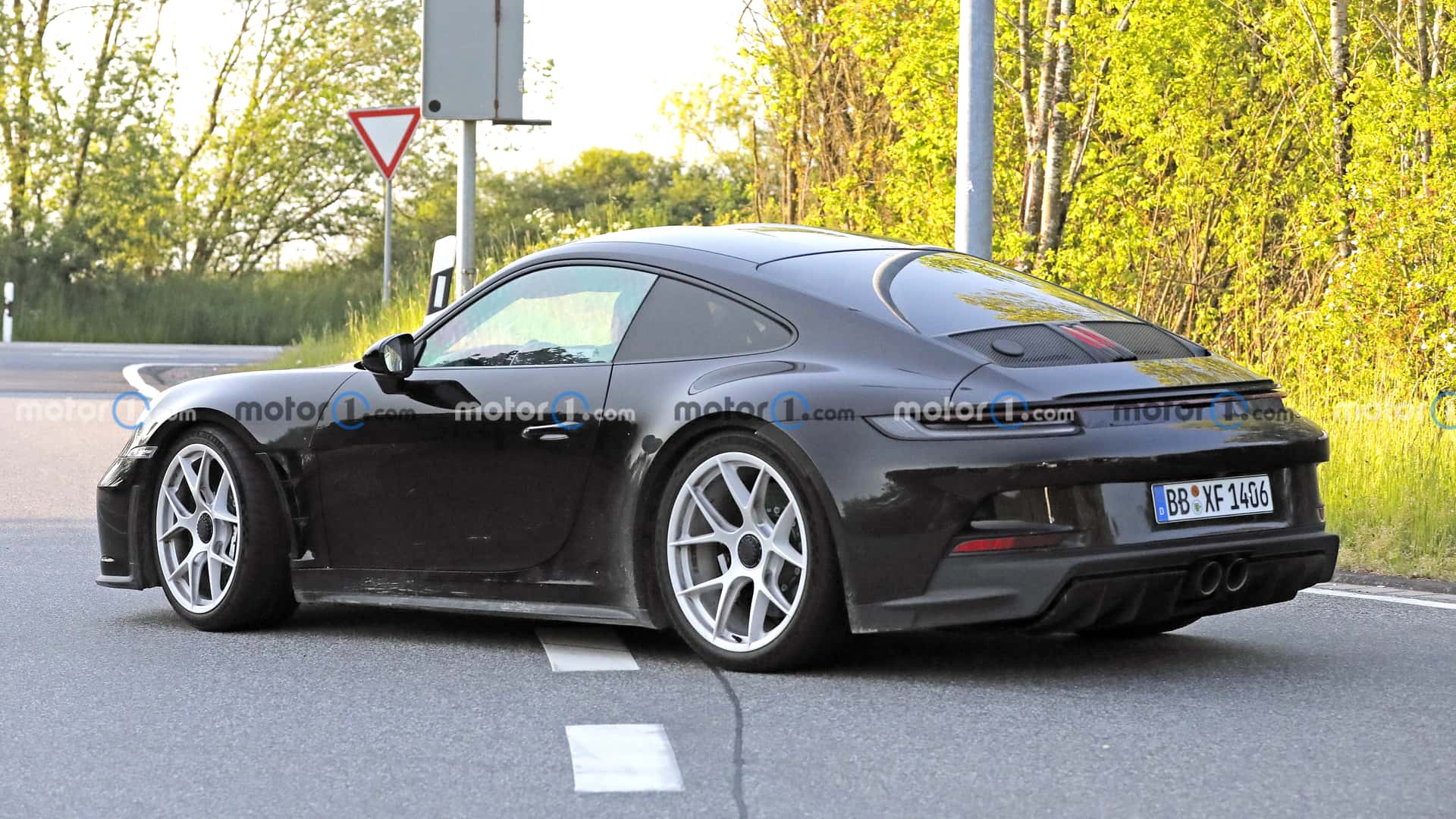 Fotos - Porsche 911 Facelift 2024 (992.2) llega el híbrido / 992 ST ...
