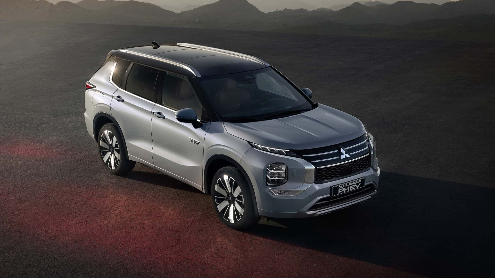 Mitsubishi Outlander, come cambia il SUV ibrido plug-in giapponese