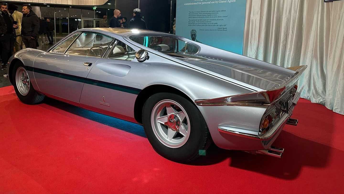 Il ritorno (e la storia) della Ferrari a 3 posti dell'Avvocato