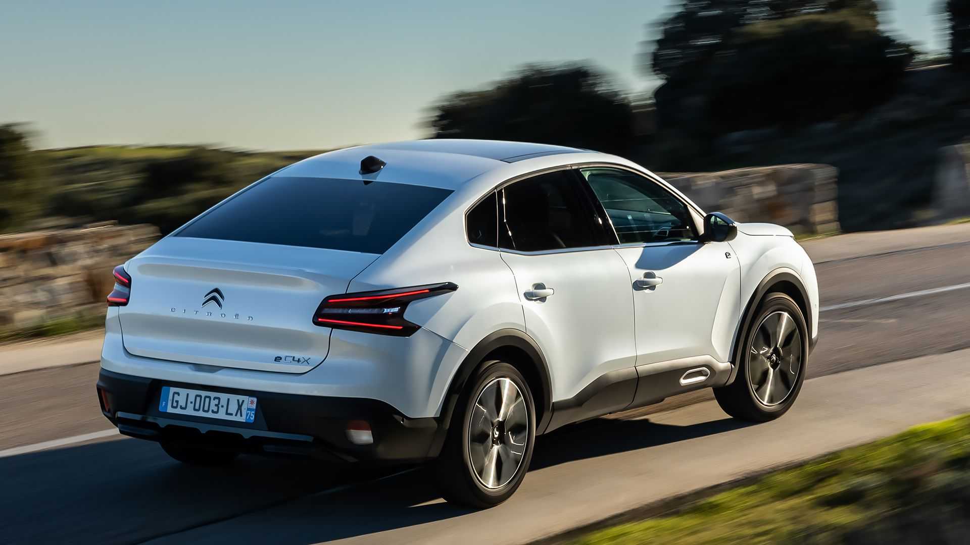 Citroen C4 X: prova, prezzo, motori, design, interni, bagagliaio