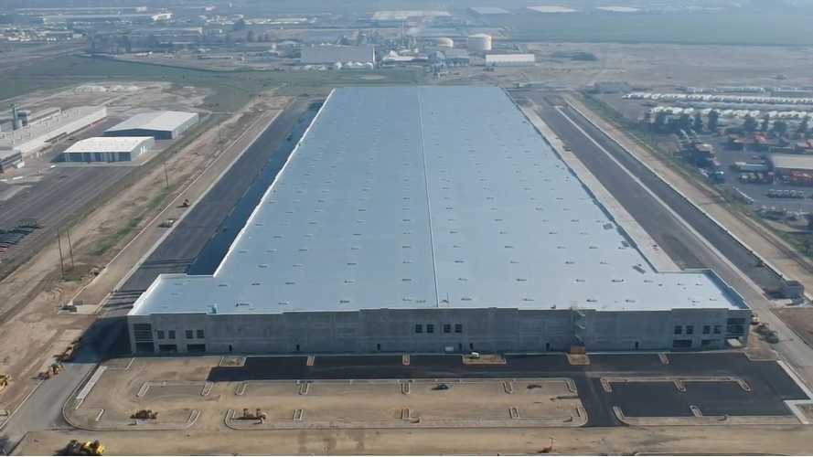 Tesla Lathrop "Distribution Center" Seems Complete: Video