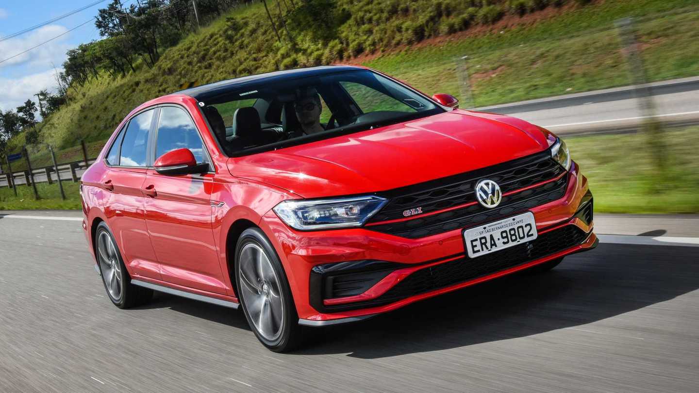 Sedãs médios em fevereiro: Cruze supera Civic e é vice-líder