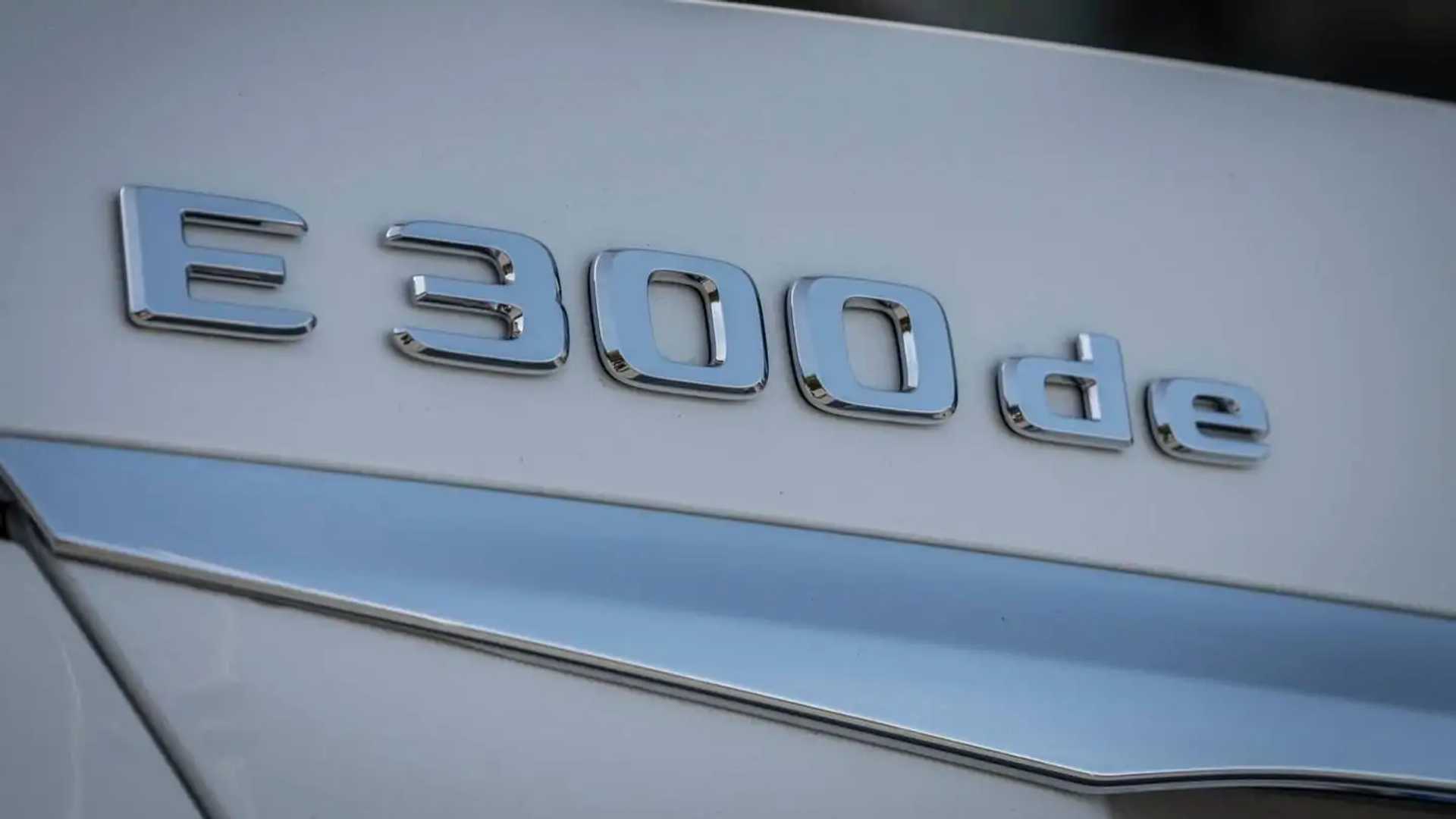 Mercedes-Benz iki yeni dizel hibrit tanıttı