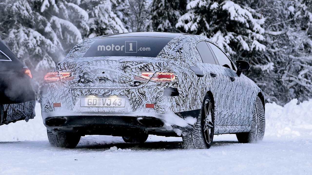 Flagra - Mercedes-Benz CLS 2018 é pego em testes na neve