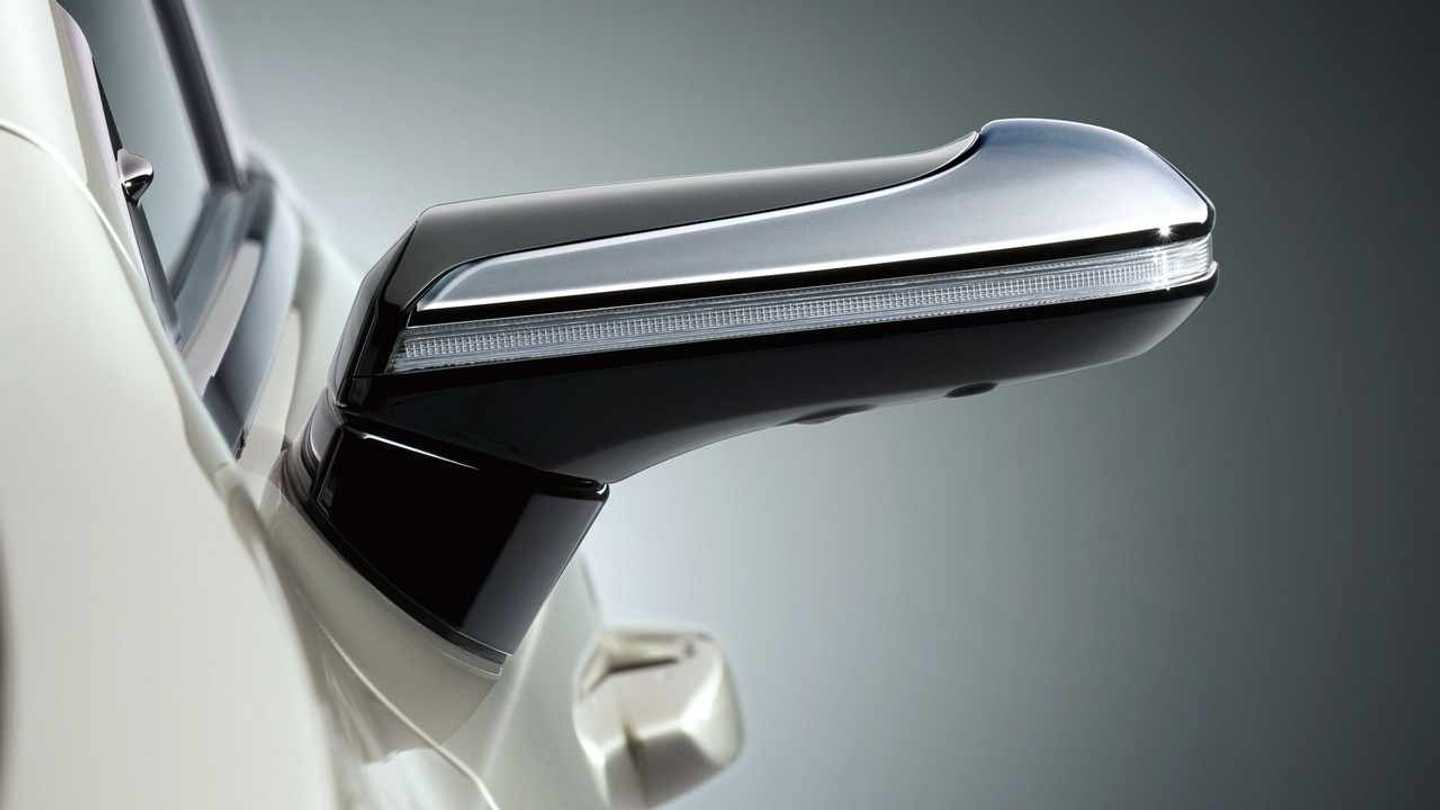 Lexus ES For Japan Is First Production Car With Digital Mirrors