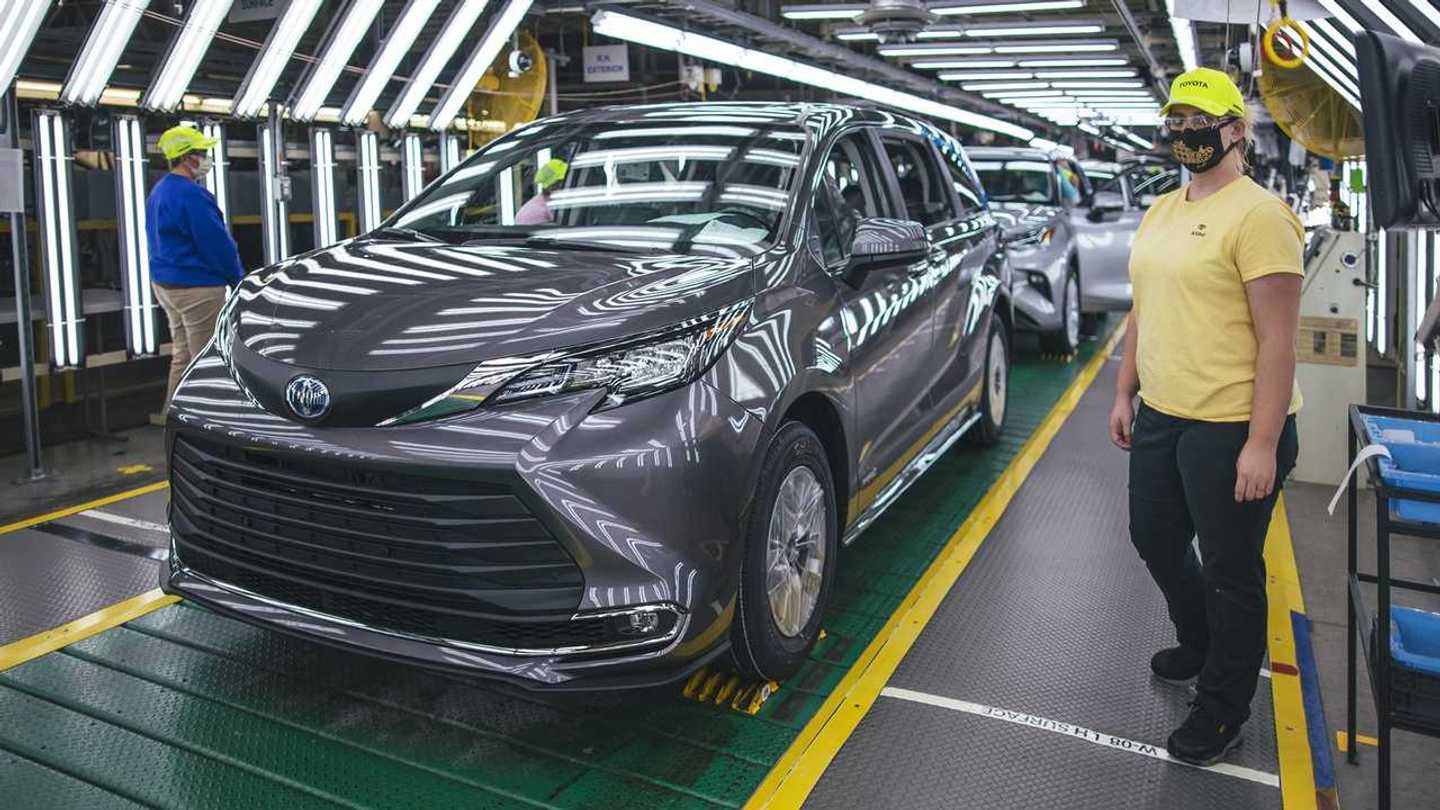 Toyota Amerika Serikat Rayakan Produksi Mobil Ke-30 Juta