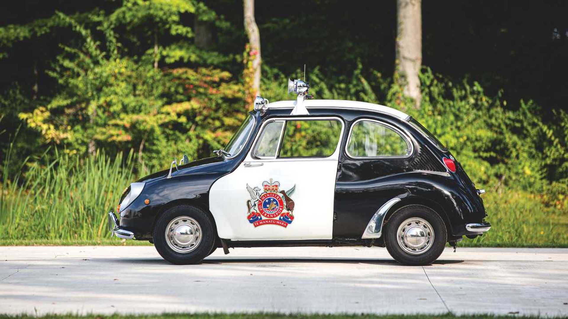 Este Subaru 360 puede ser el coche patrulla más coqueto del mundo
